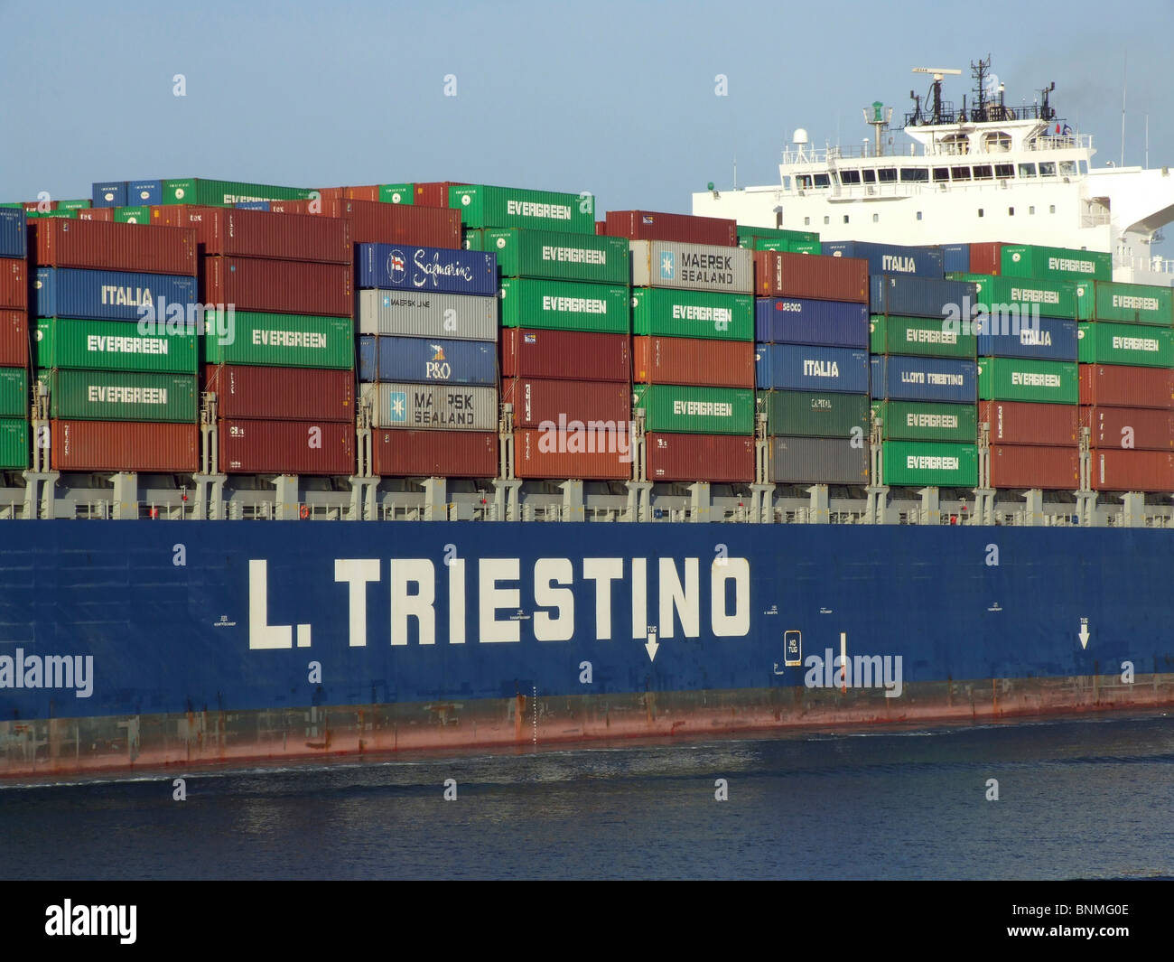 Freighter freight hauler ship sea hi-res stock photography and images ...