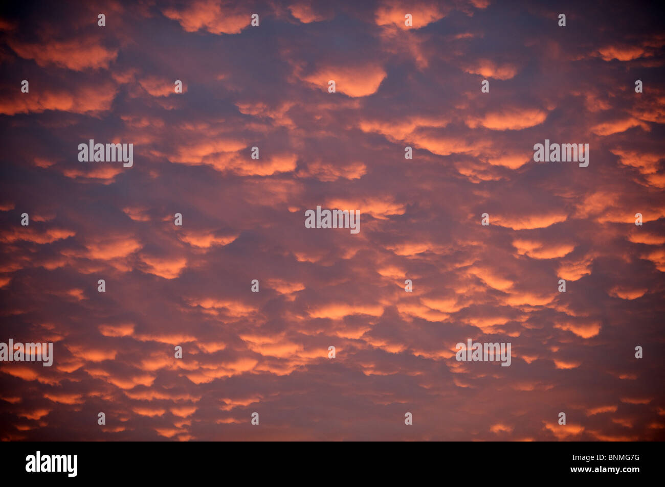 High level clouds hi-res stock photography and images - Alamy