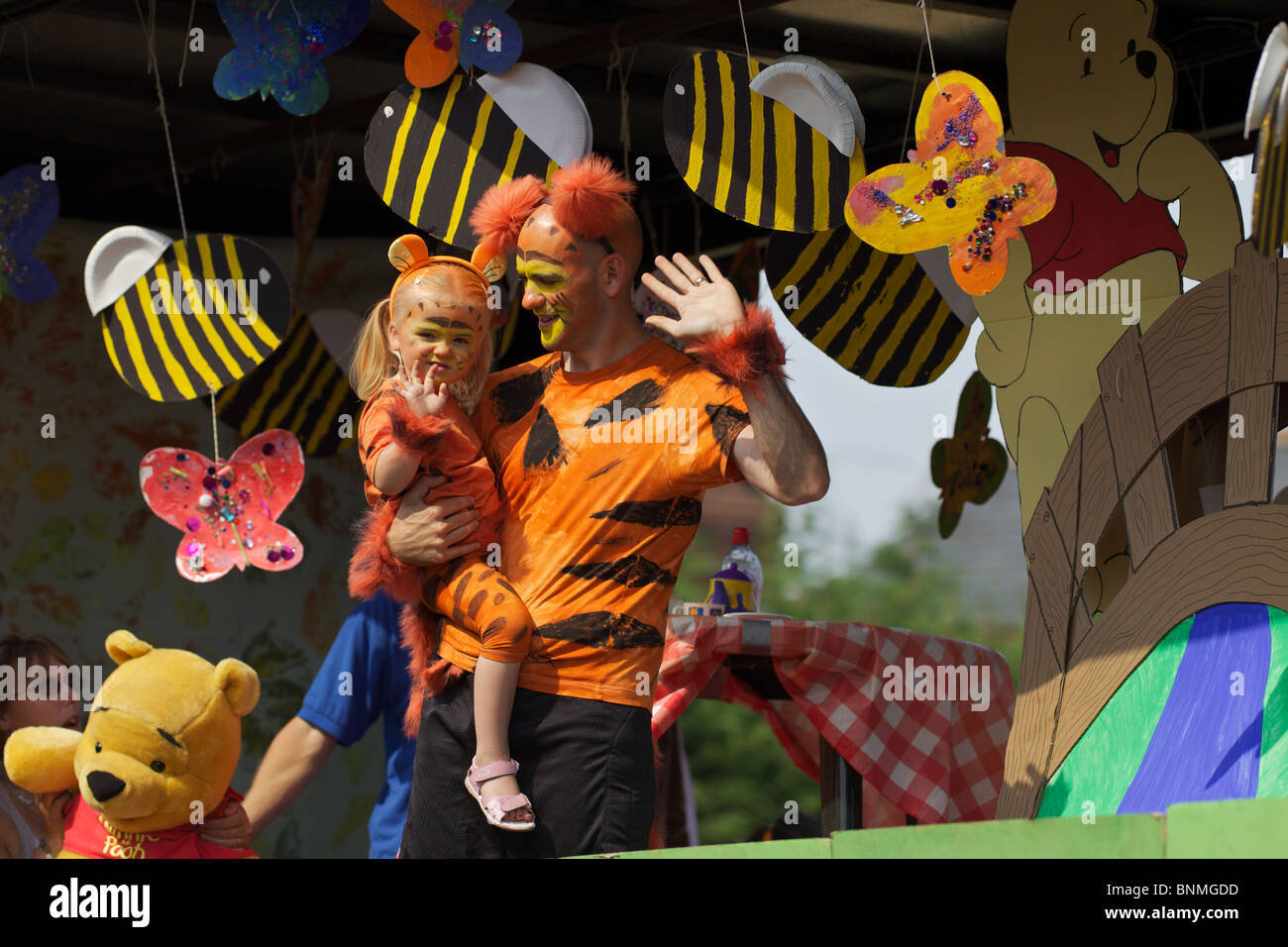 A float in the Biggleswade carnival, Bedfordshire, England Stock Photo ...