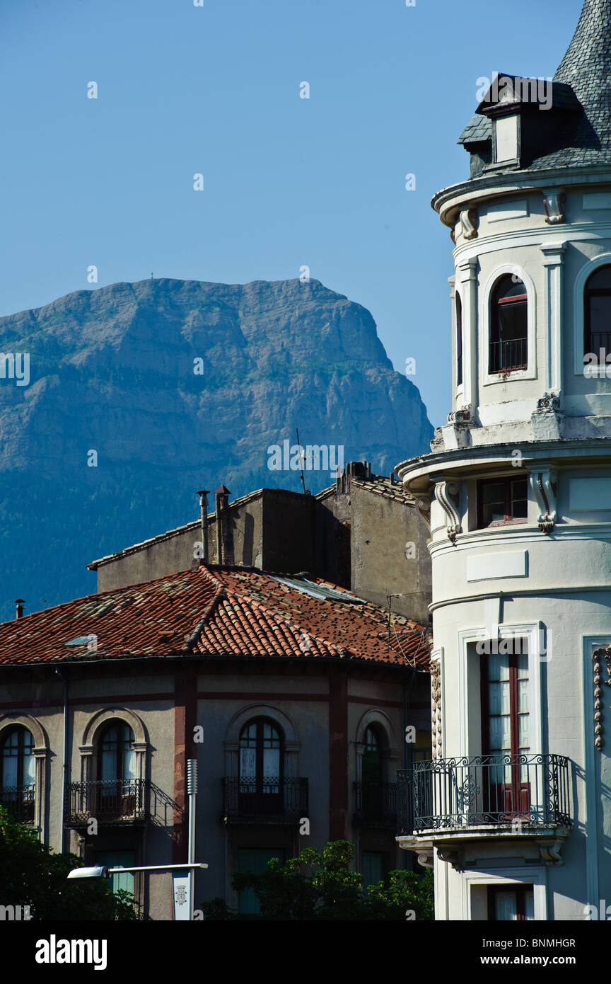 The city of Jaca in the heart of the Pyrenees Stock Photo - Alamy