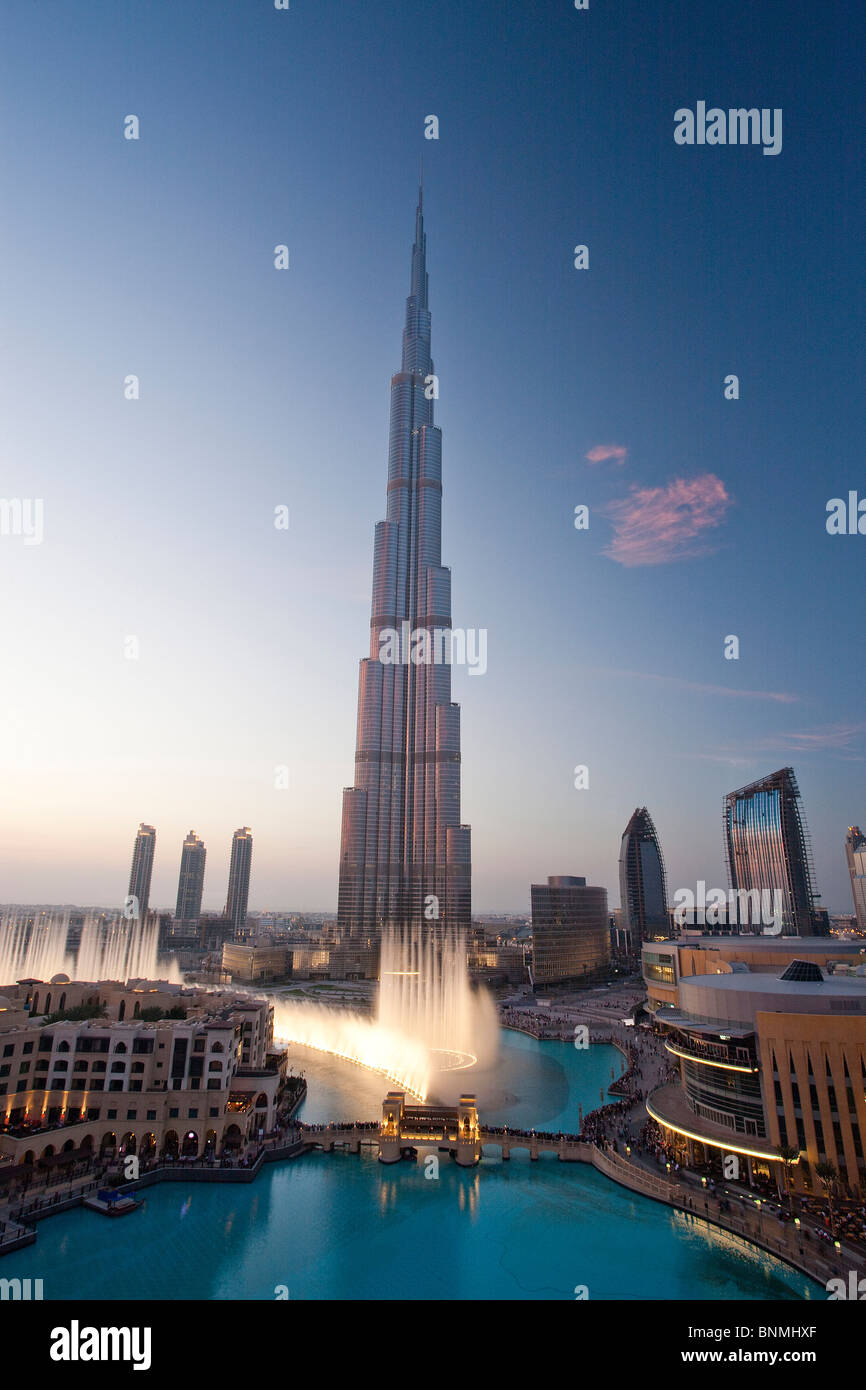 United Arab Emirates UAE architecture fashionably in a modern style ...