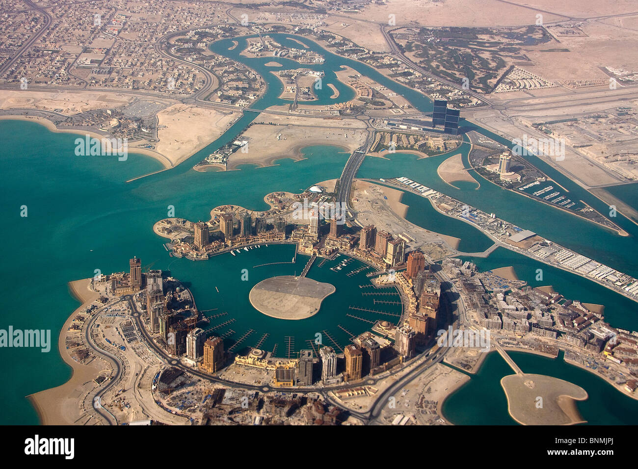 Qatar UAE United Arab Emirates architecture Akihabara Doha flight ...