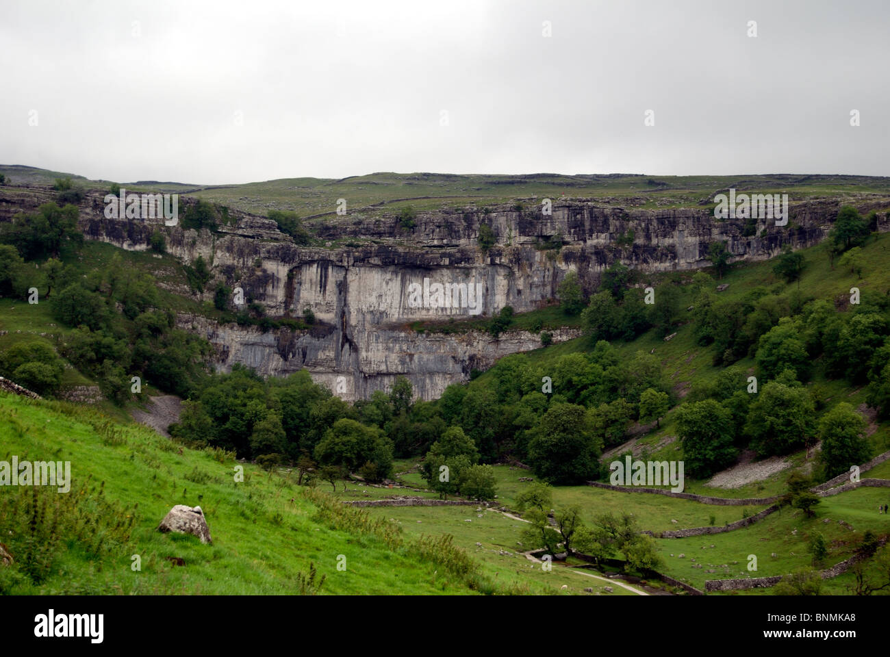 Malham Cove in the Yorkshire Dales Stock Photo - Alamy