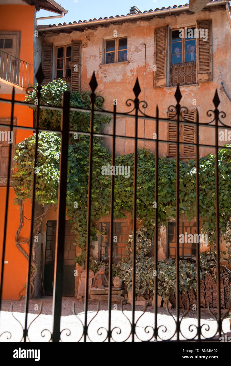 Period house hi-res stock photography and images - Alamy