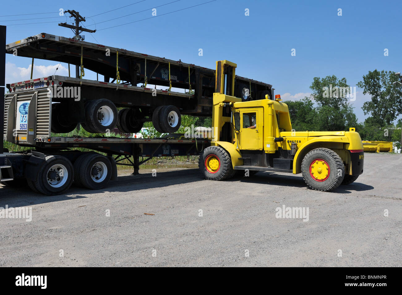 Redneck Stacked Trailers 343 Female Hillbilly Stock Photos, High Res
