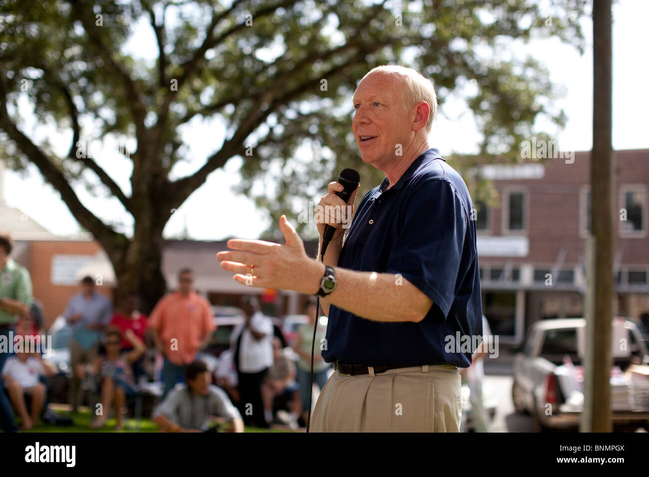 Democratic candidate for Texas governor Bill White campaigns in ...