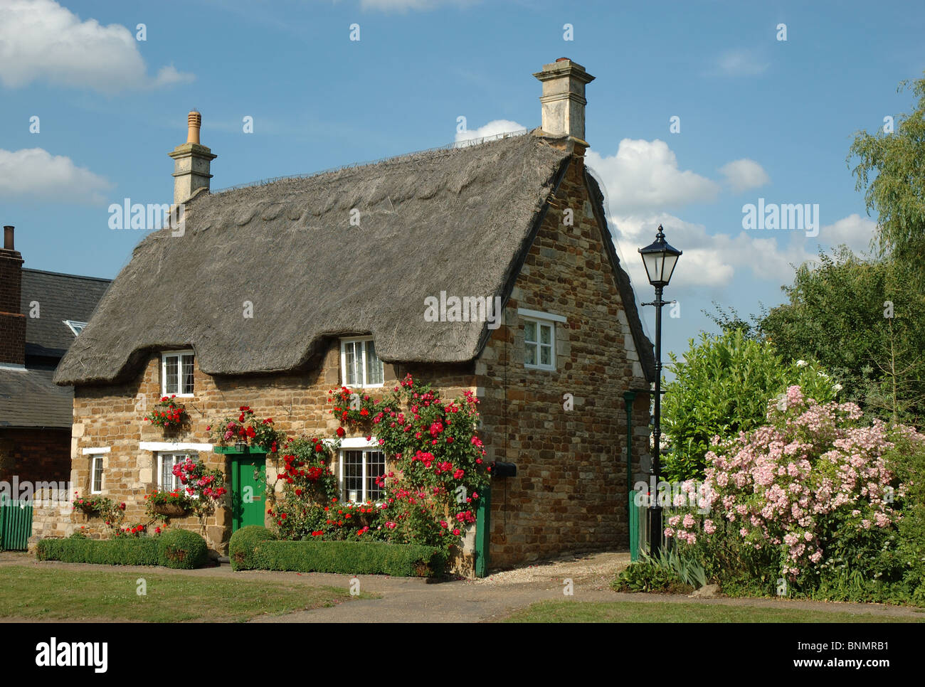thatched cottage, Rockingham, Northamptonshire, England, UK Stock Photo ...