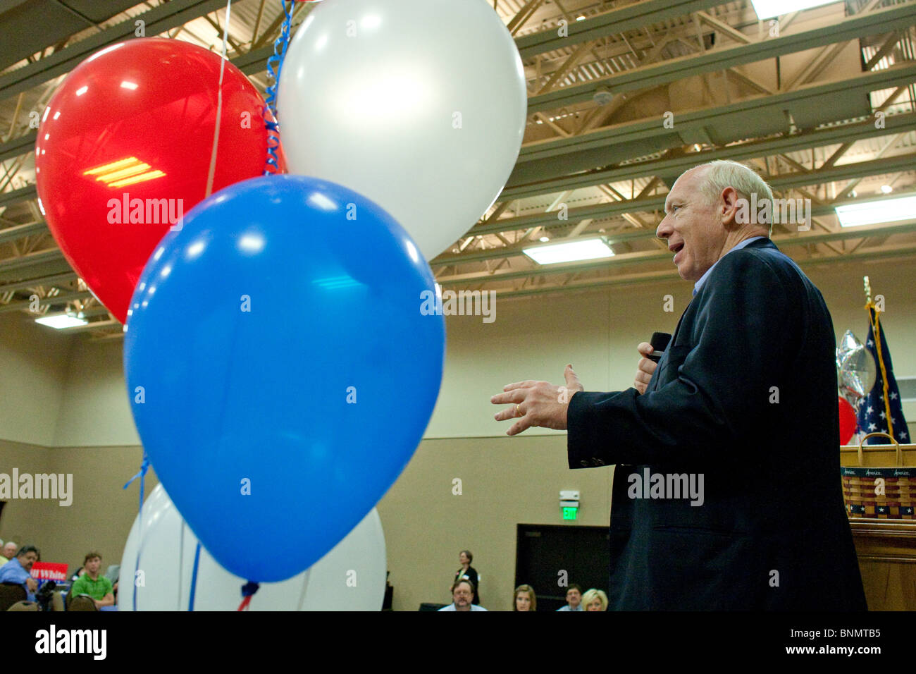 Democratic candidate for Texas governor Bill White campaigns in ...