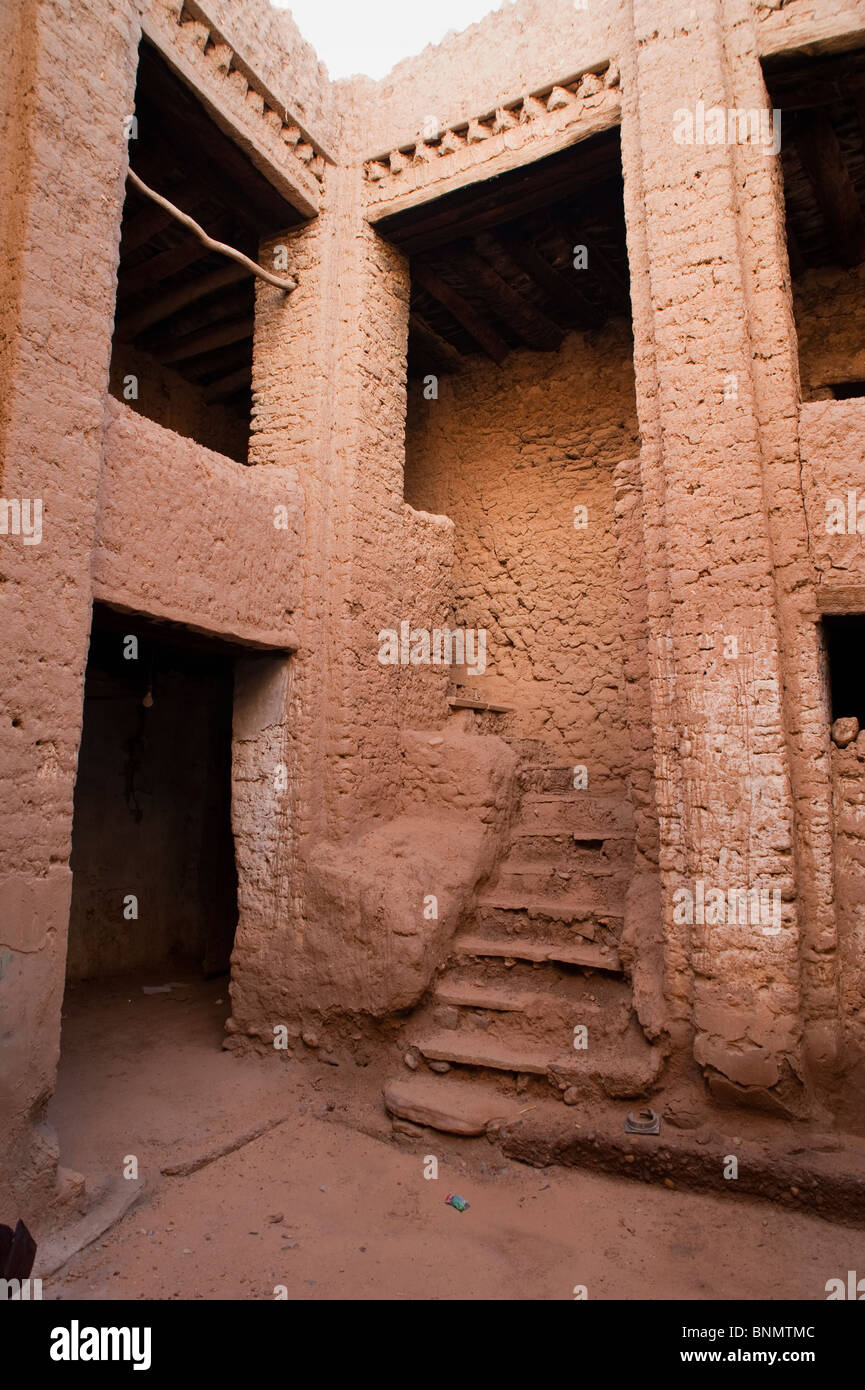 Mud brick building hi-res stock photography and images - Alamy