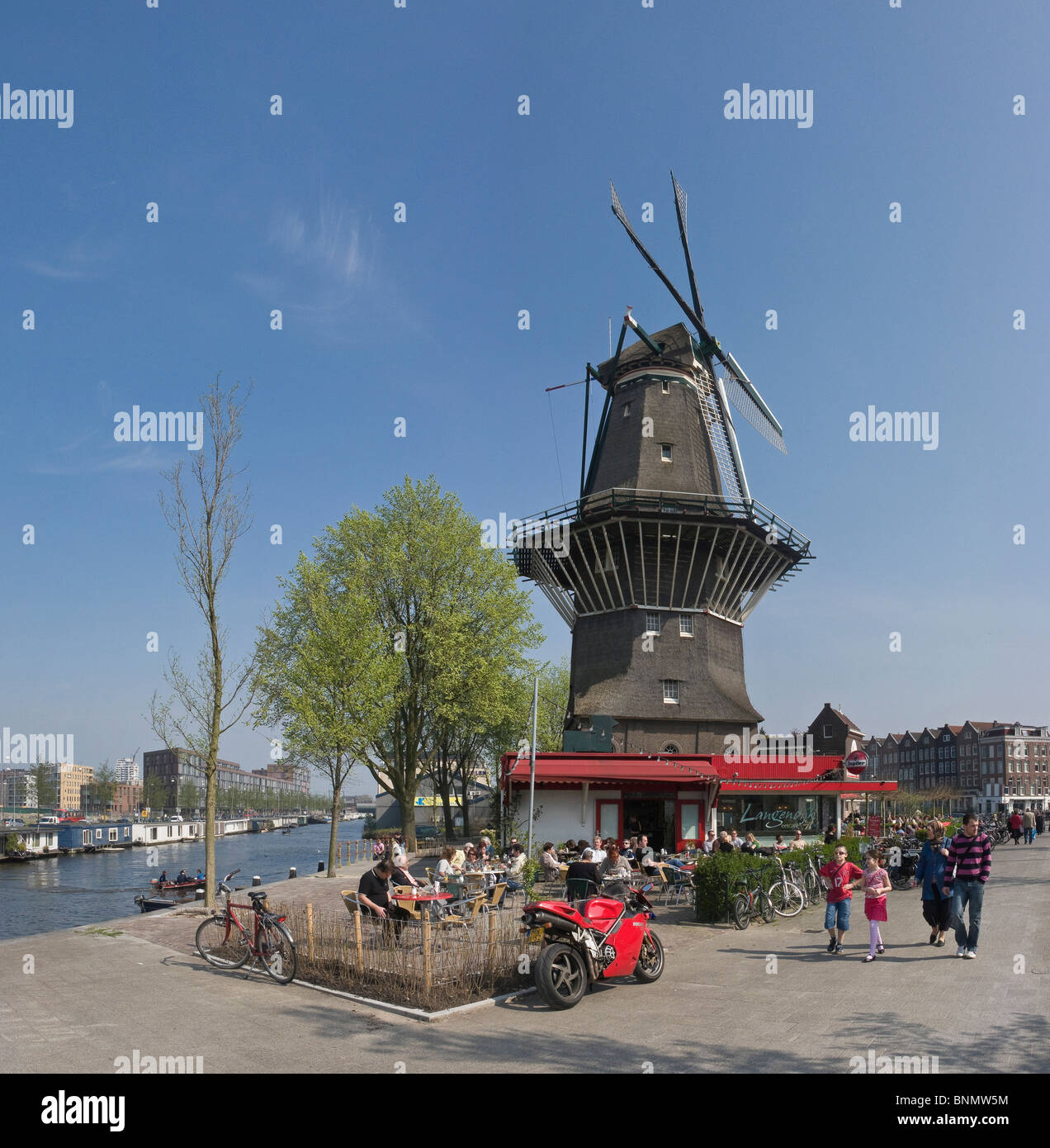 Holland de gooyer windmill hi-res stock photography and images - Alamy