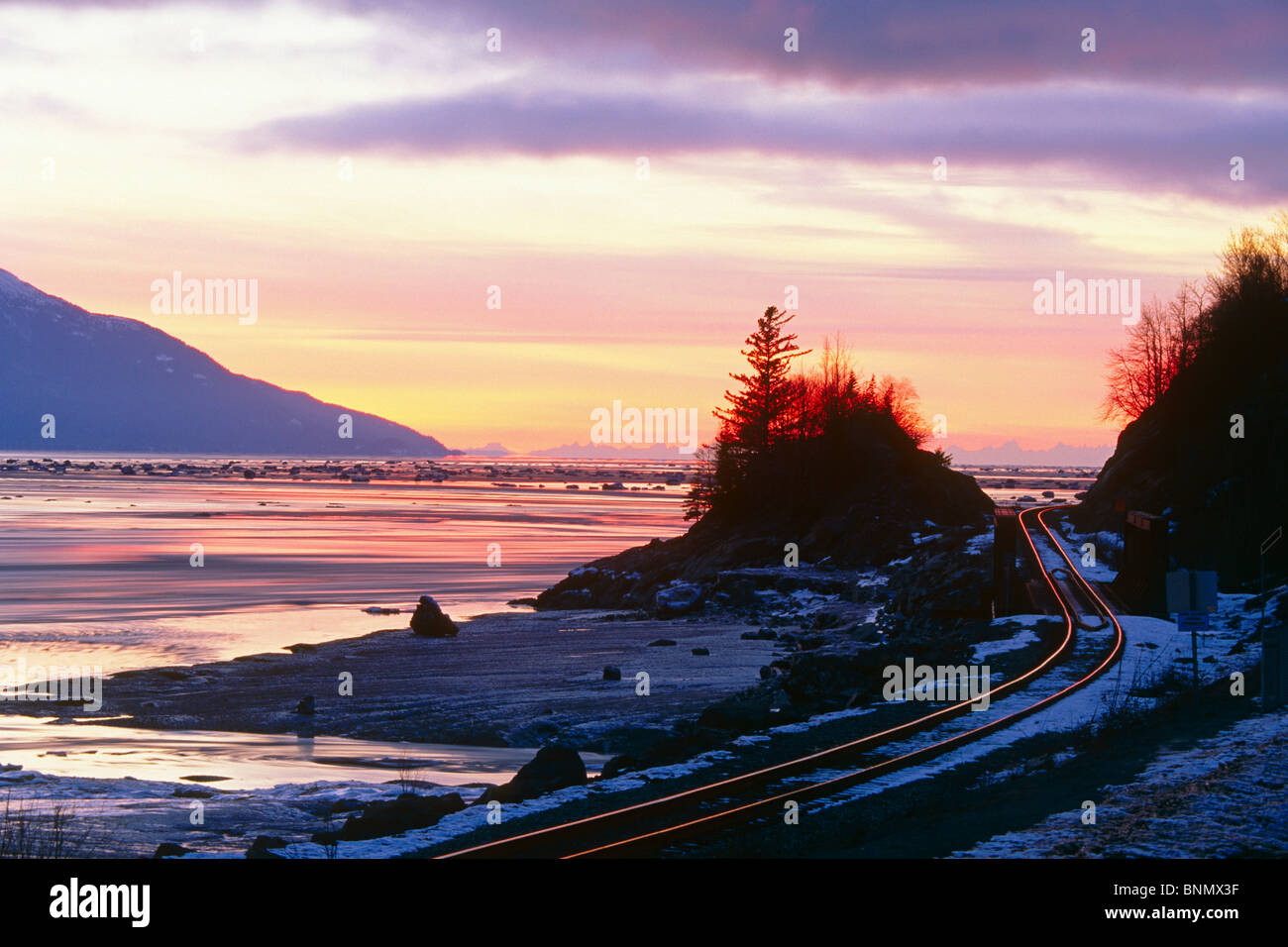 Alaska turnagain arm alaska railroad hi-res stock photography and ...