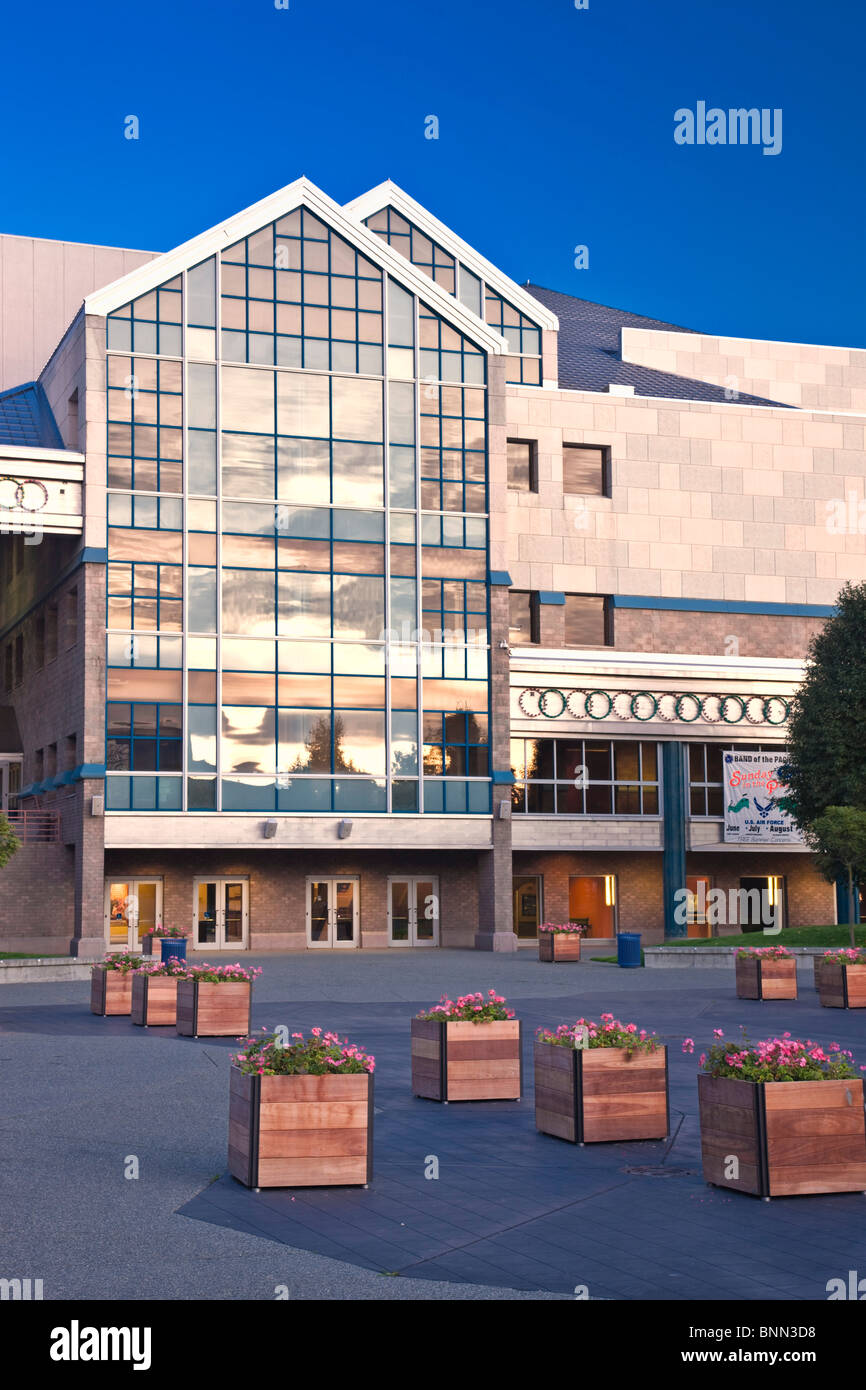 Center of town square hi-res stock photography and images - Alamy