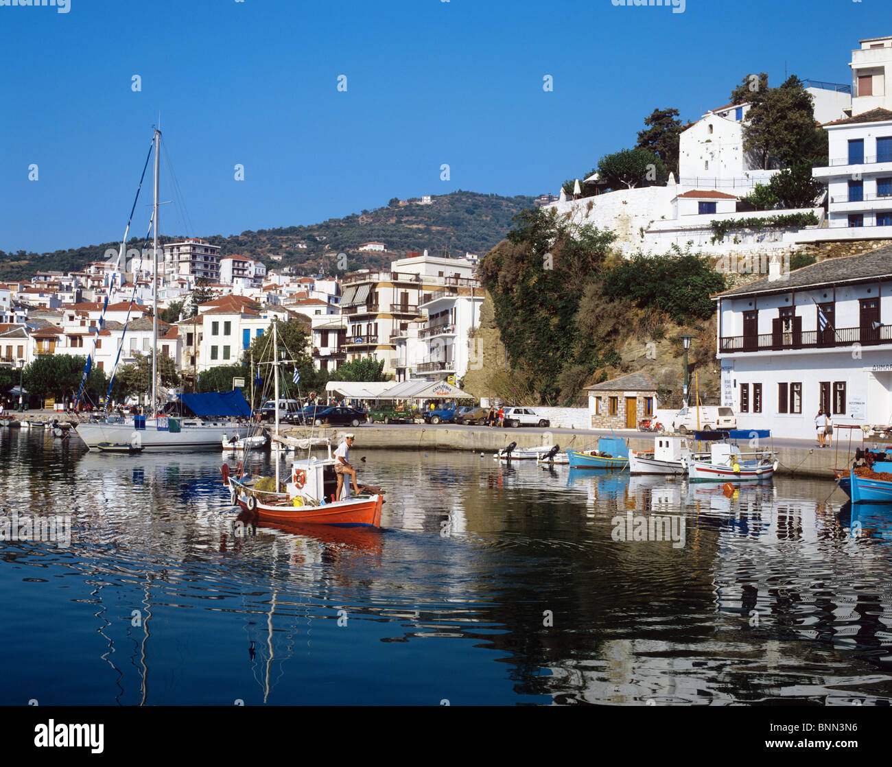 The picturesque harbour waterfront at Skopelos Town Stock Photo - Alamy