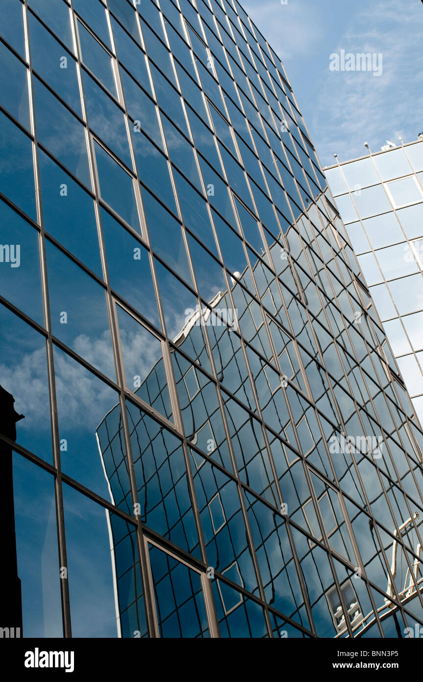 London glass buildings hi-res stock photography and images - Alamy