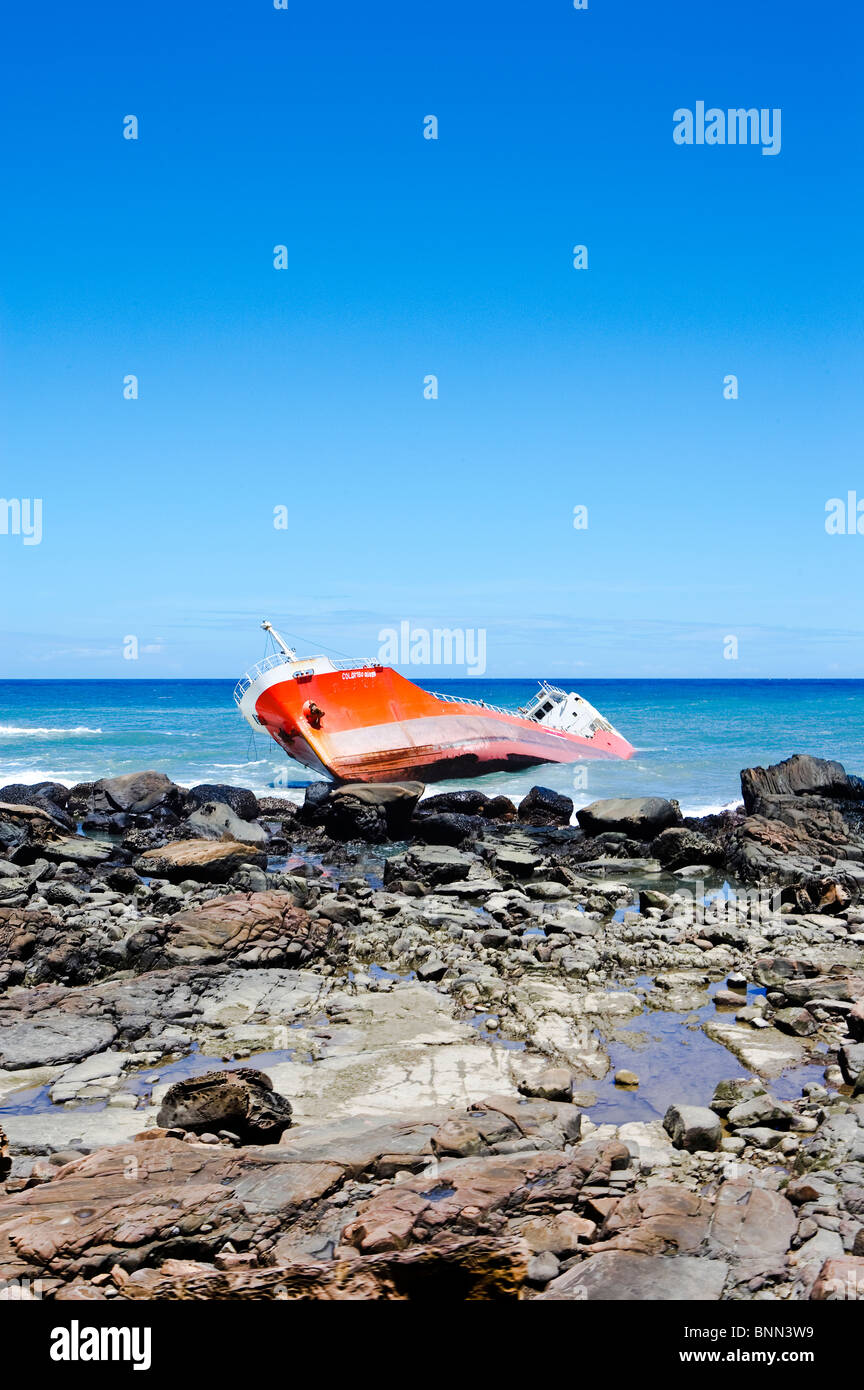 Sinking ship rock hi-res stock photography and images - Alamy