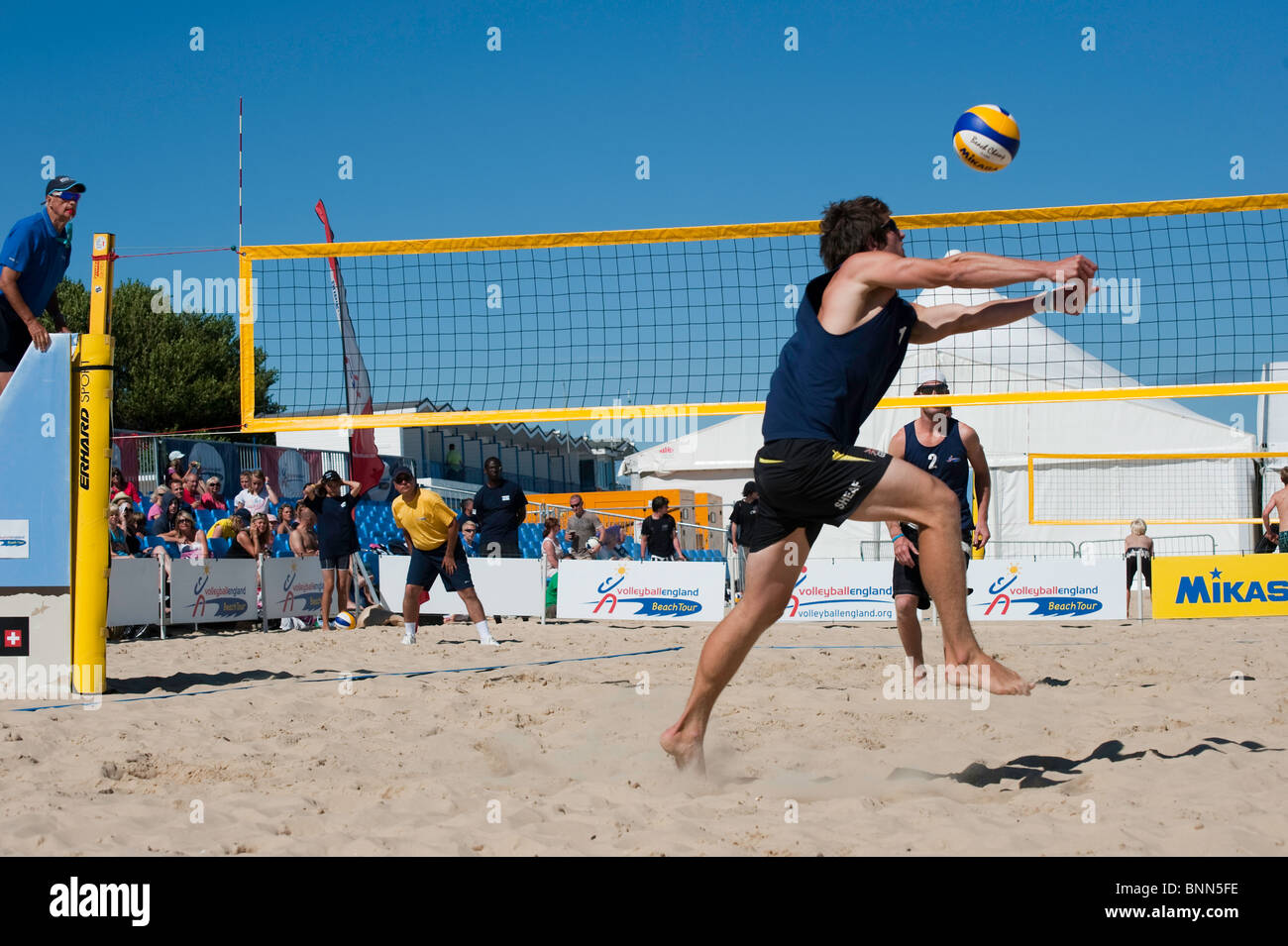 British open leg volleyball england hi-res stock photography and images ...