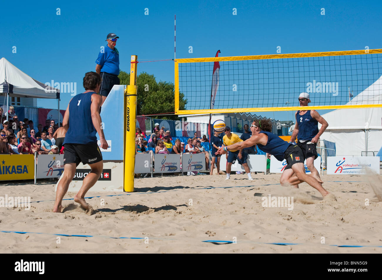 British open leg volleyball england hi-res stock photography and images ...