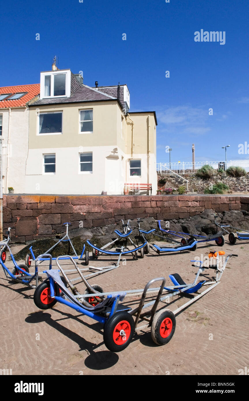 Dinghy boat sail trailers beach hi-res stock photography and images - Alamy