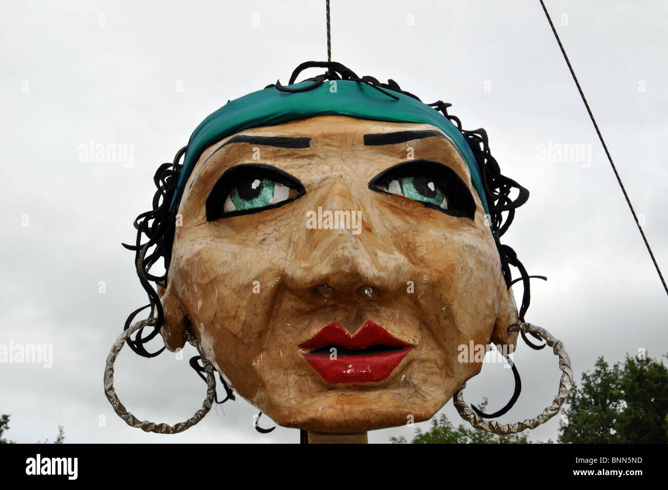 Puppets giant hi-res stock photography and images - Alamy