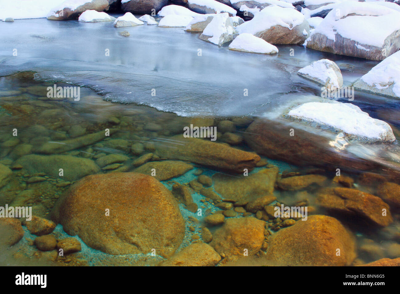 Body of water freezes hi-res stock photography and images - Alamy