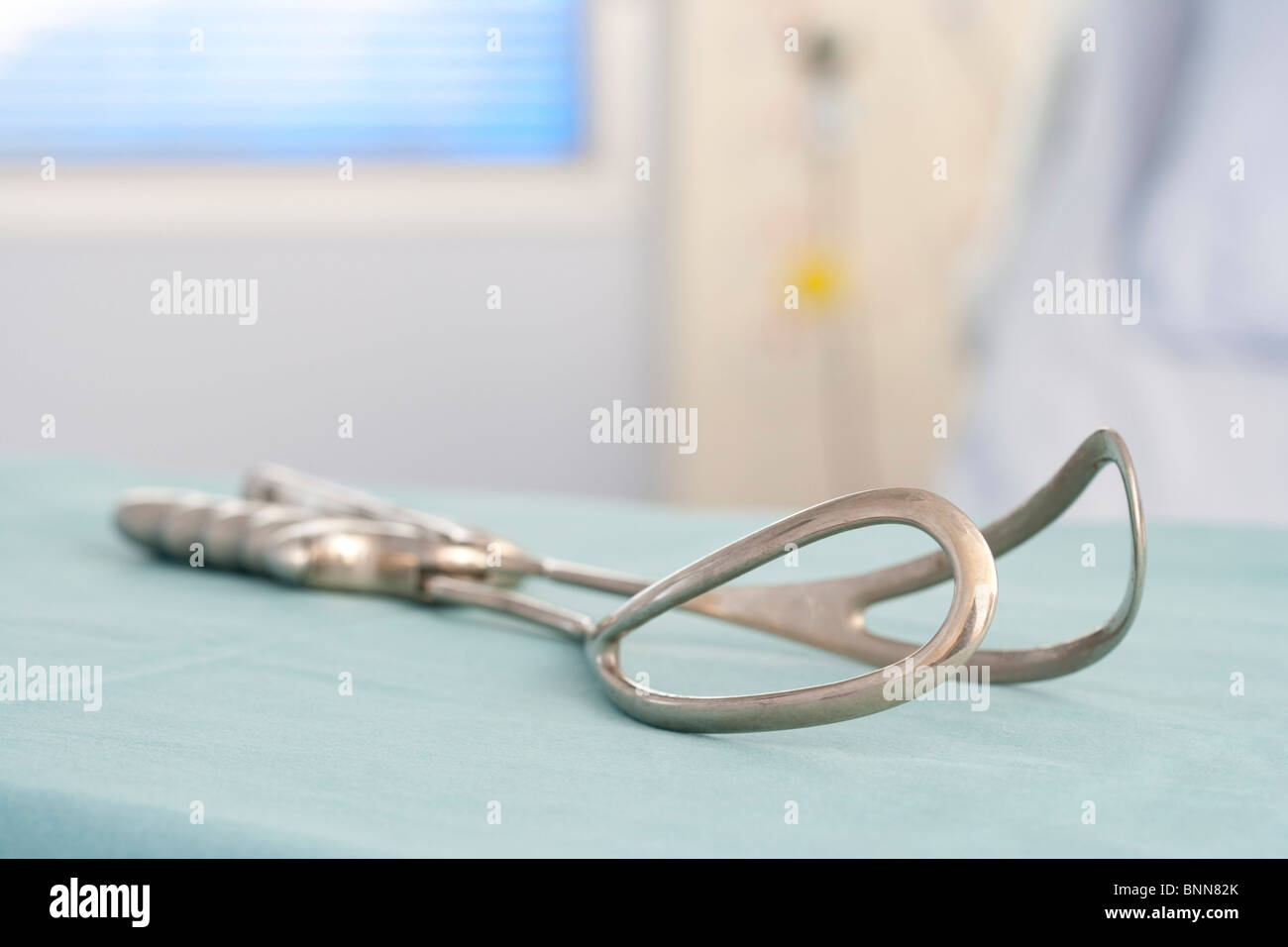 Obstetric forceps hi-res stock photography and images - Alamy