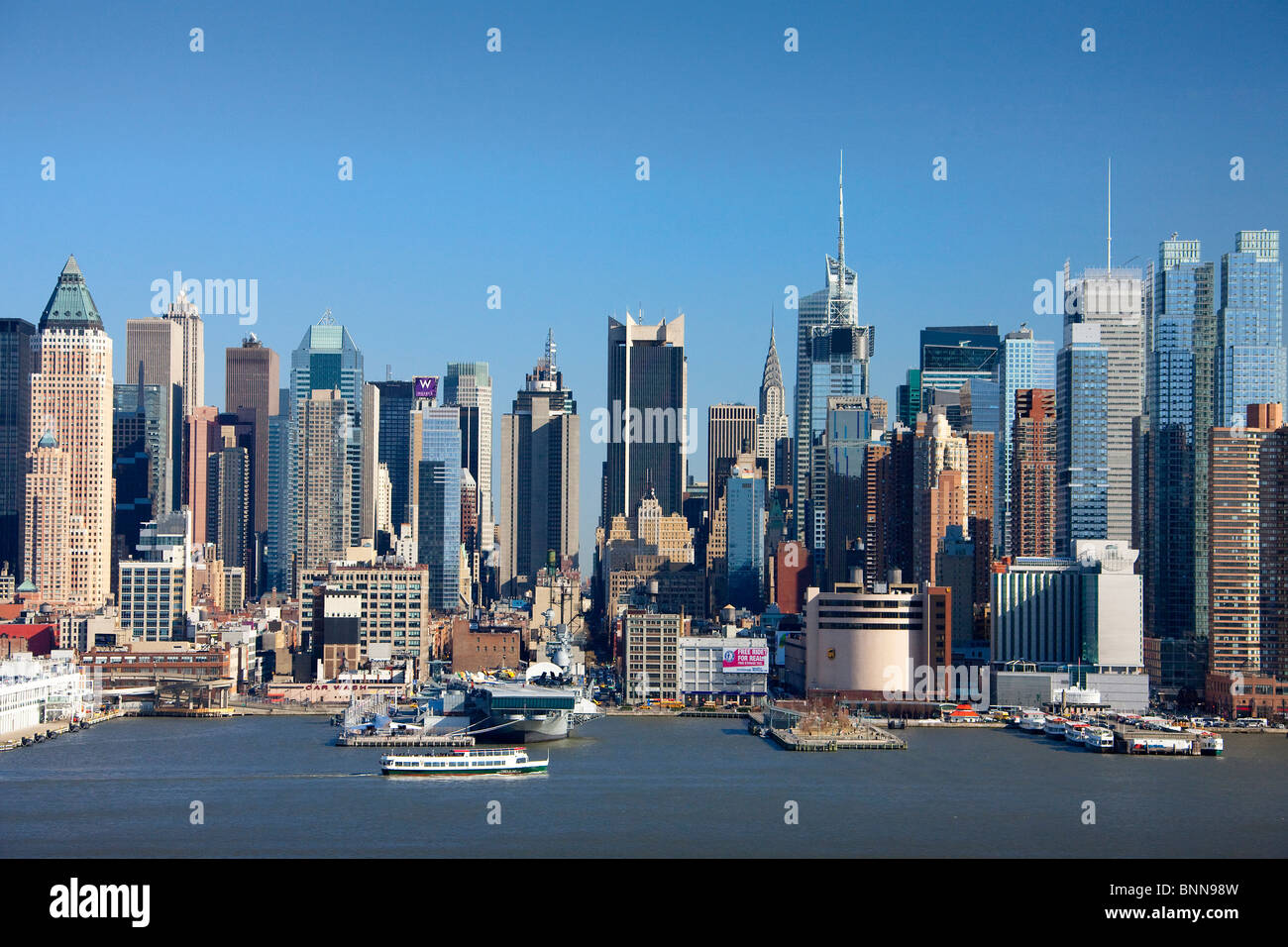 USA United States of America New York city blocks of flats high-rise ...