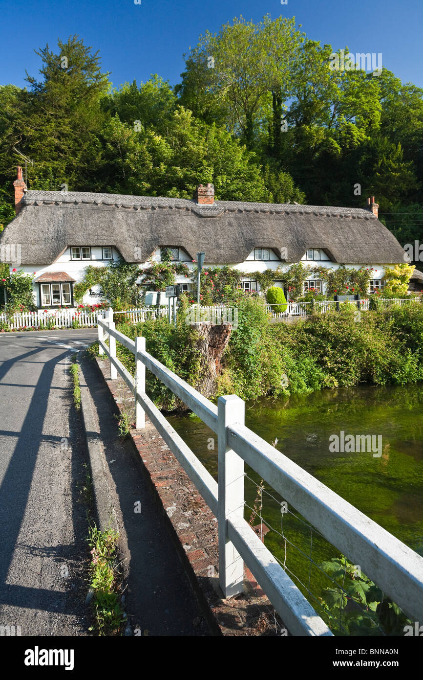 Hampshire village hi-res stock photography and images - Alamy