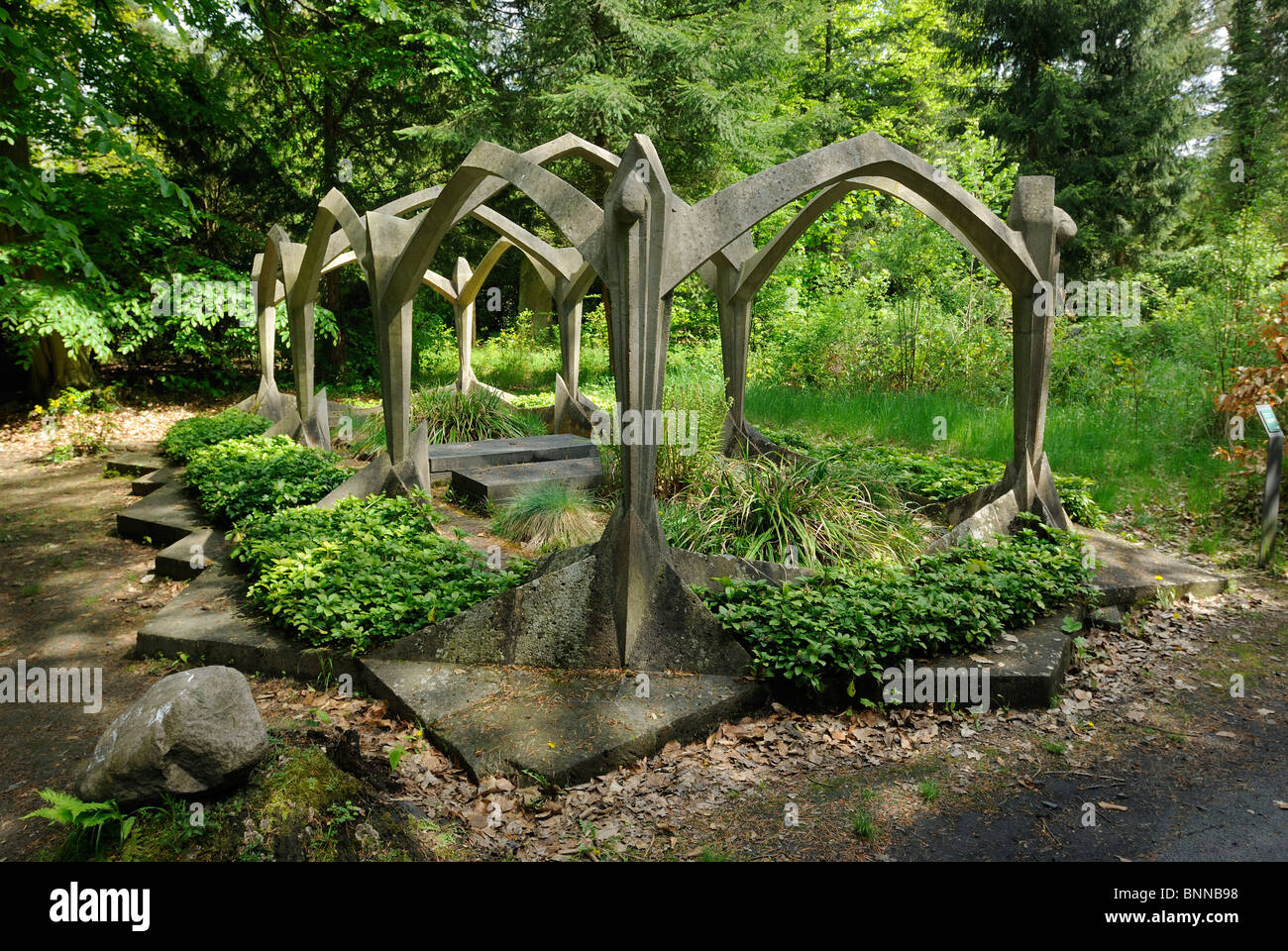 Expressionist tomb designed by architect Max Taut for Julius Wissinger ...
