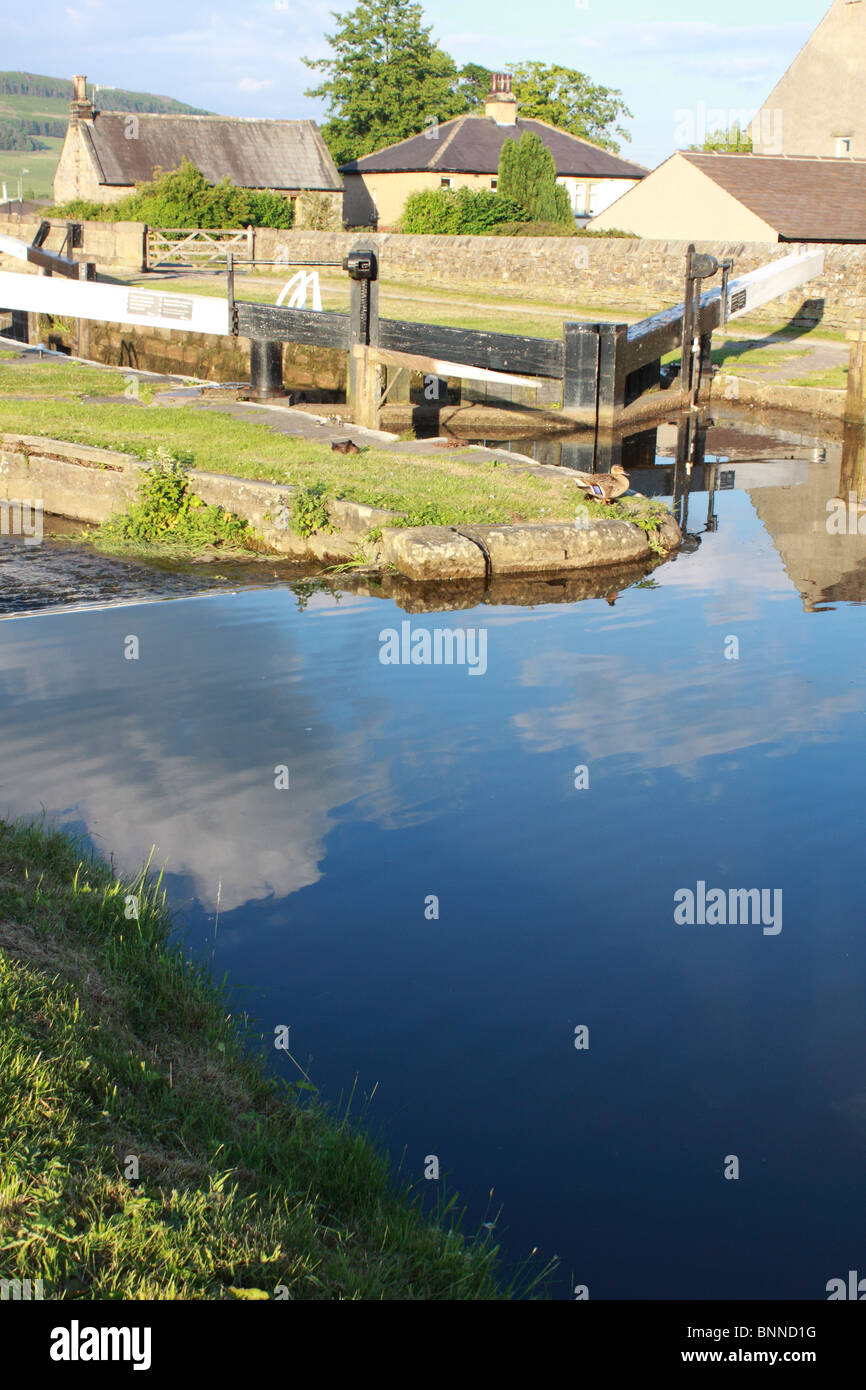 Boating lock on the Leeds-Liverpool Canal at Gargrave in Yorkshire ...