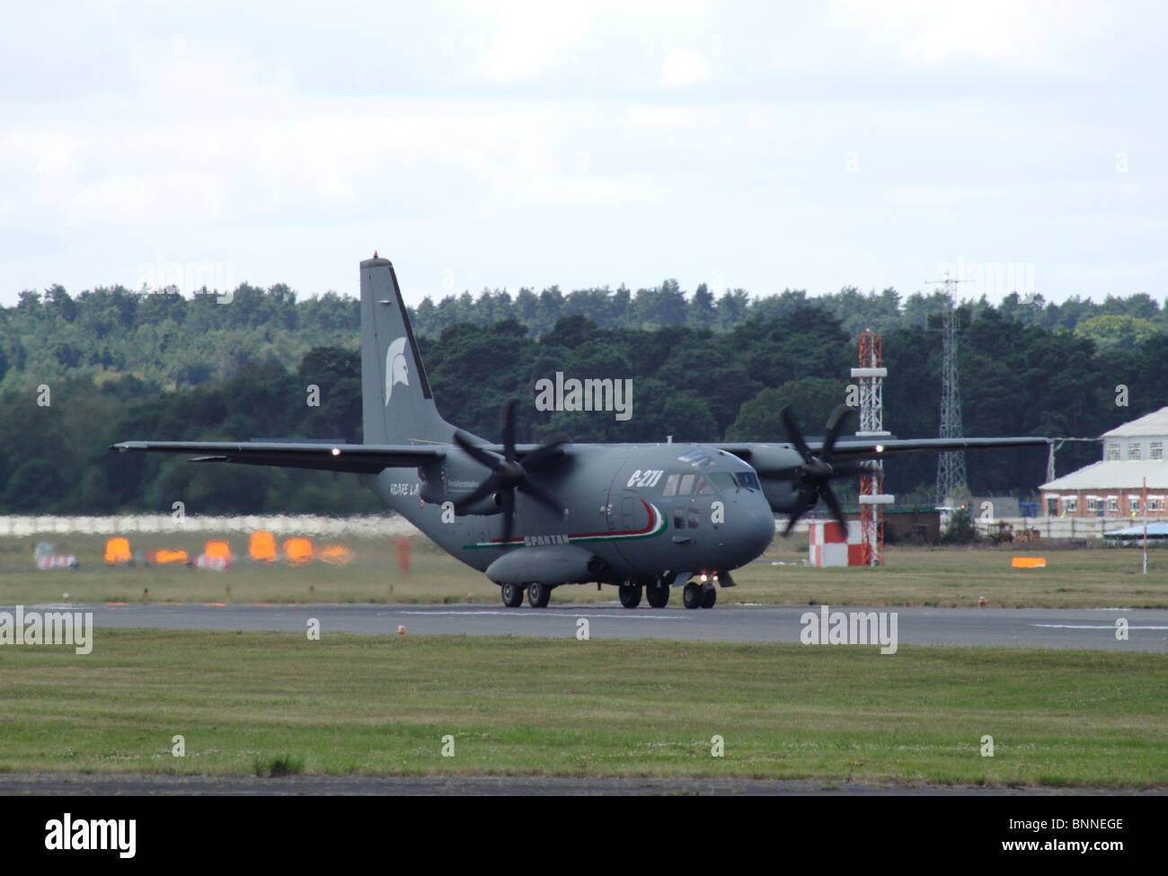 Airlifter hi-res stock photography and images - Alamy