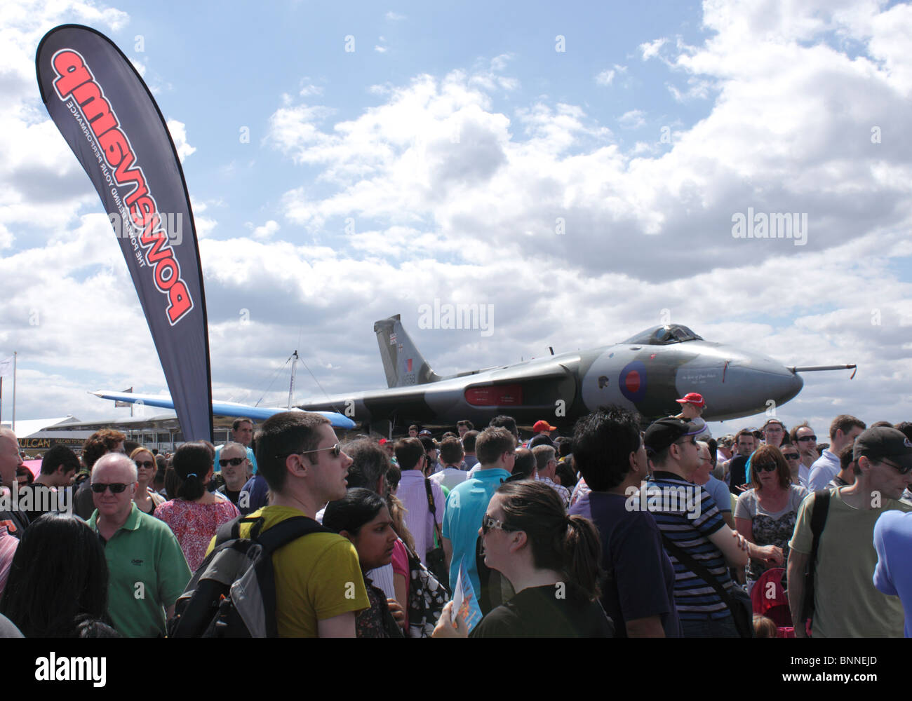 RAF Vulcan Bomber and spectators at Farnborough Airshow 2010 Stock ...