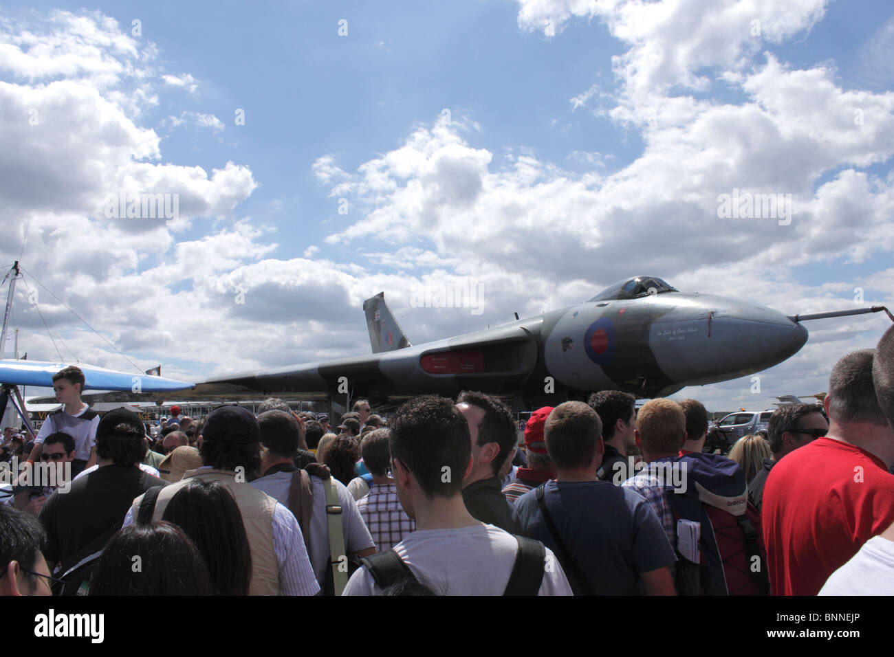 RAF Vulcan Bomber and spectators at Farnborough Airshow 2010 Stock ...