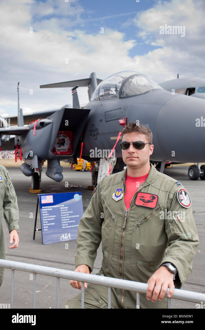 us fighter jet with pilot at air show in the uk Stock Photo - Alamy