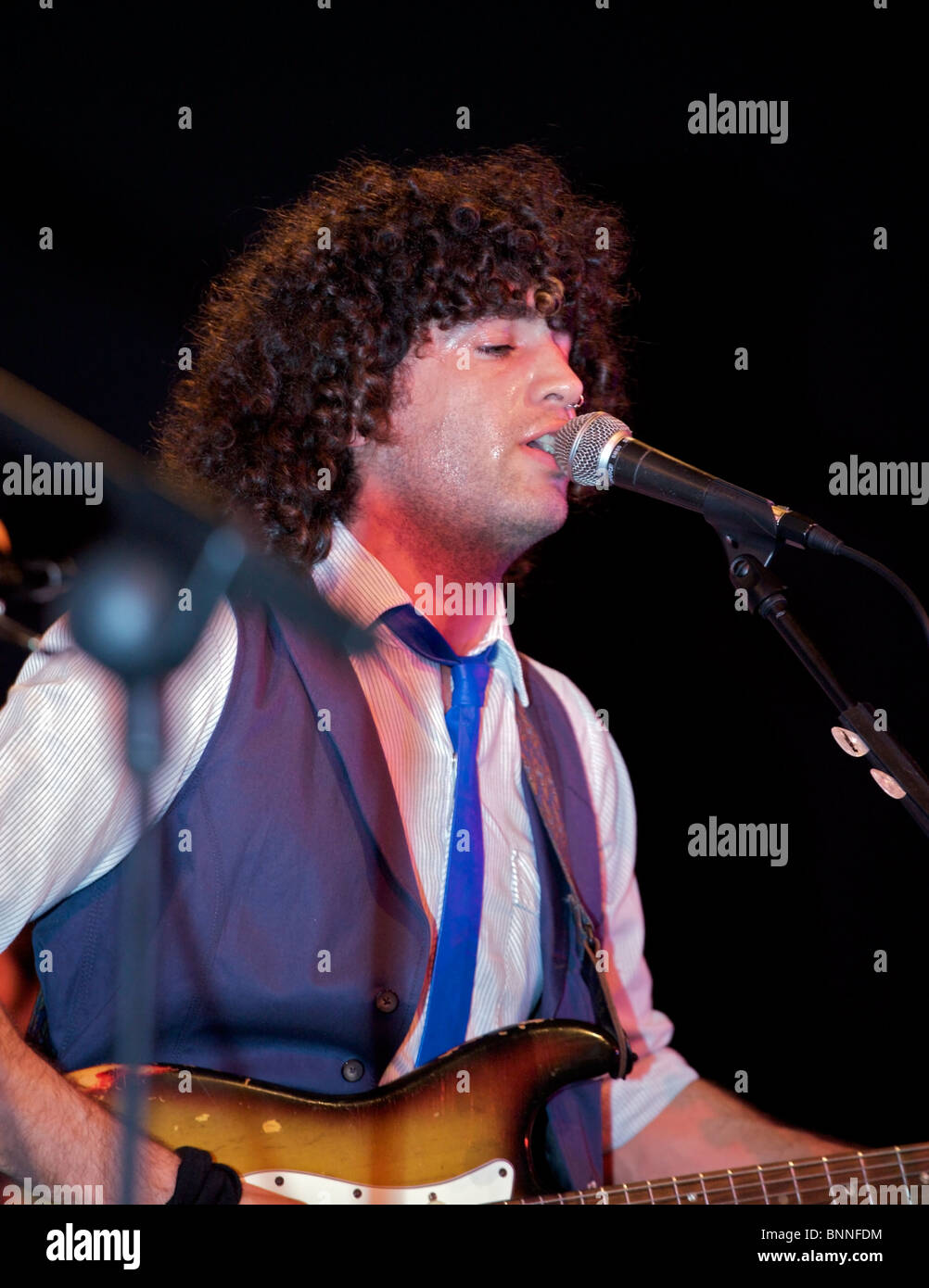 Vocalist hi-res stock photography and images - Alamy