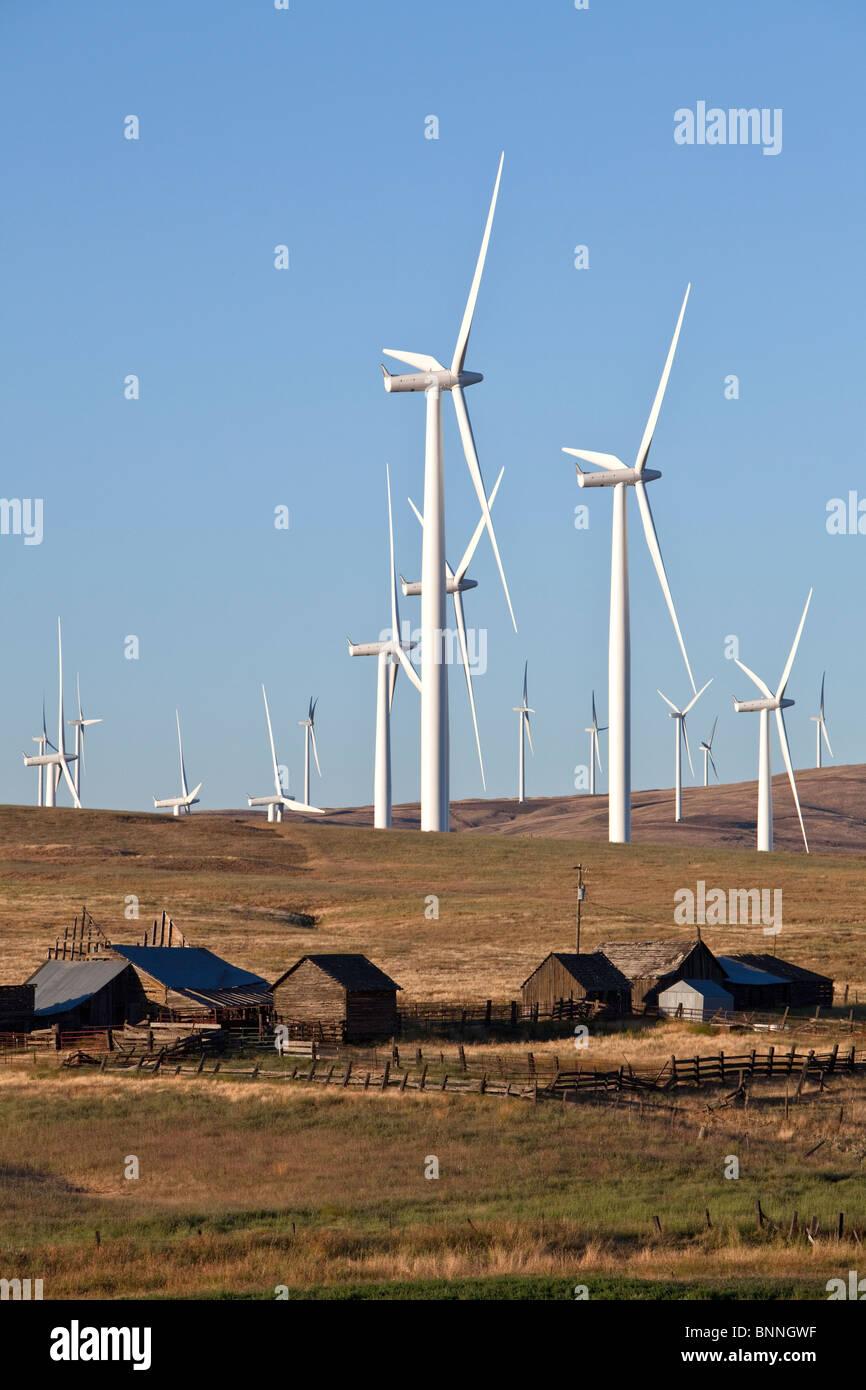 Old farm windmills united states hi-res stock photography and images ...