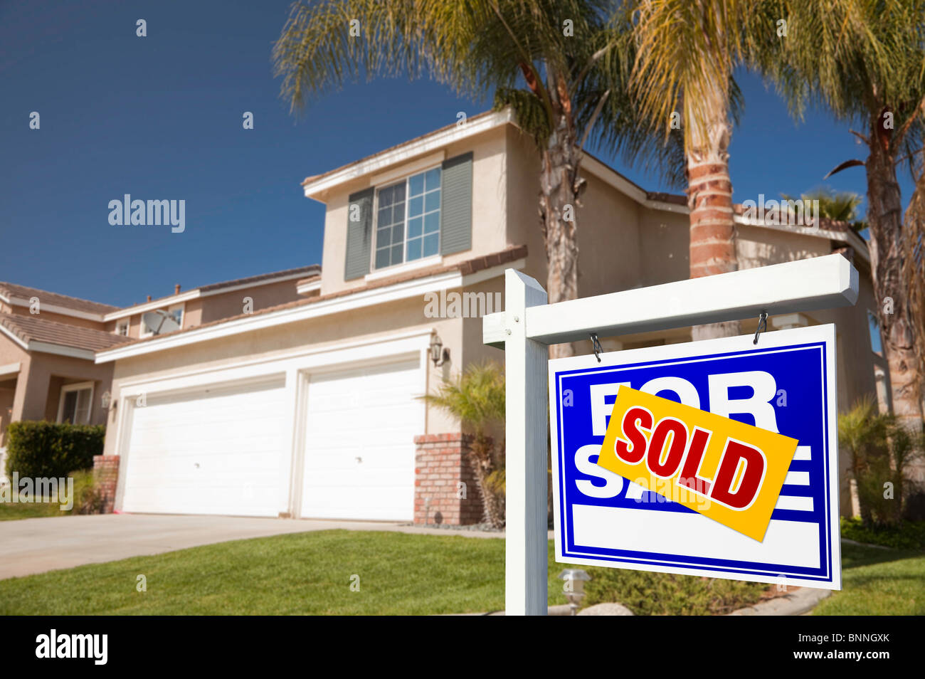House rent sold sale sign hi-res stock photography and images - Alamy