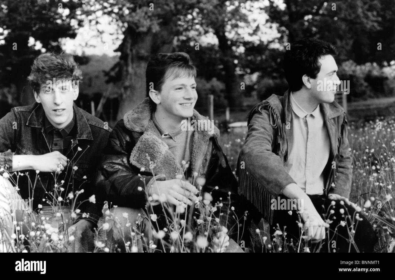 ICICLE WORKS Promotional photo of UK rock group about 1986. From left ...