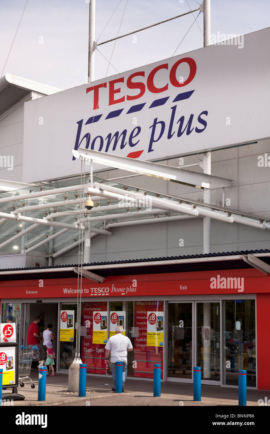 Tesco mall store High Resolution Stock Photography and Images - Alamy