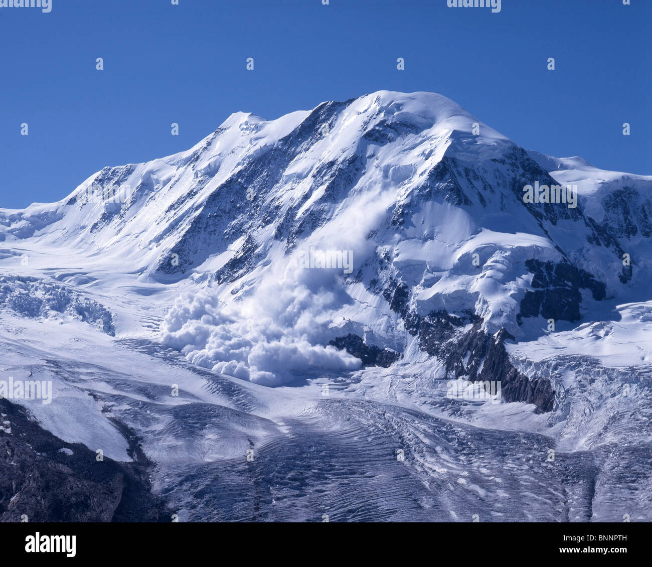 Avalanche hi-res stock photography and images - Alamy
