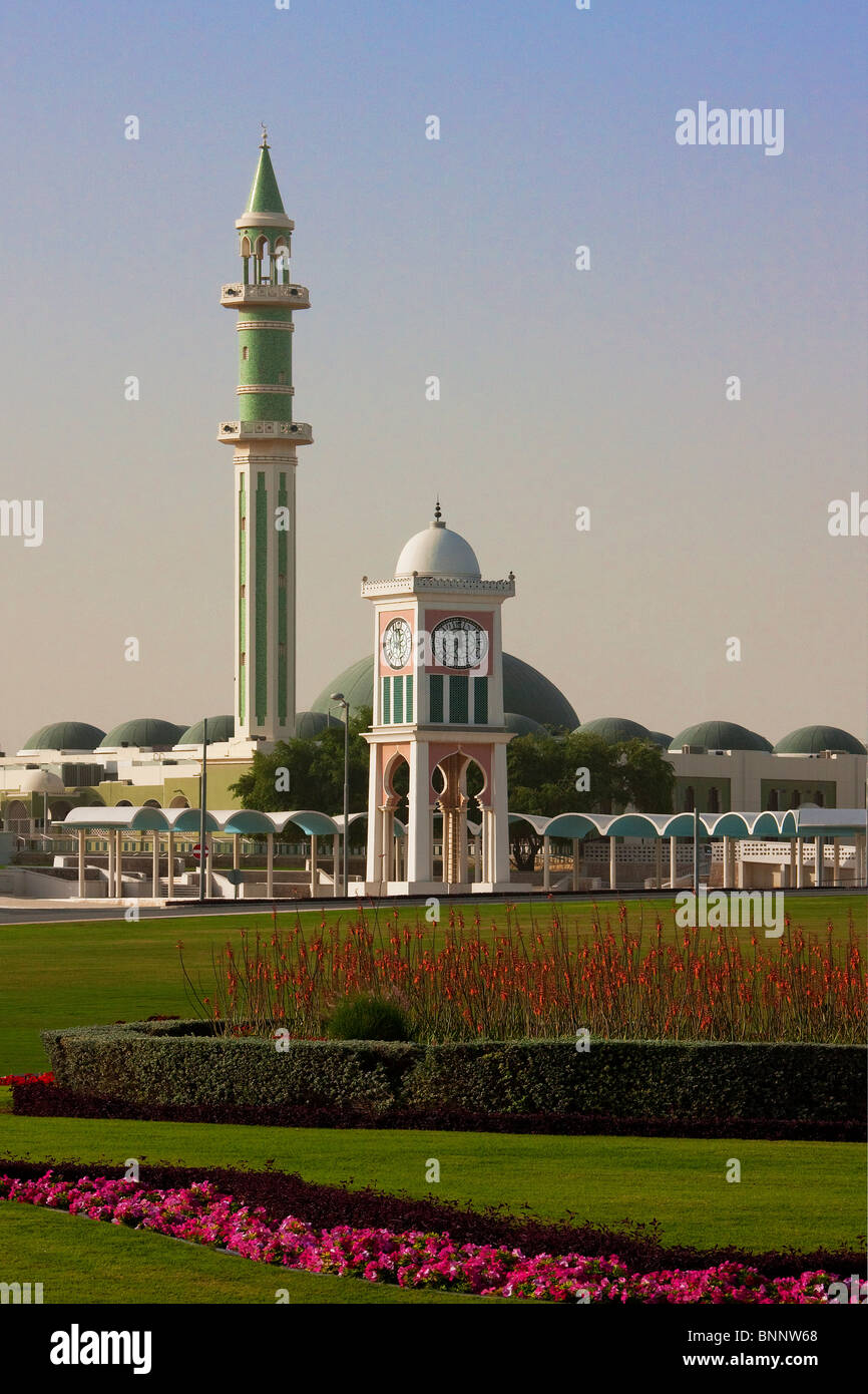 Quatar Doha big great mosque UAE united Arab Emirates blocks of flats ...