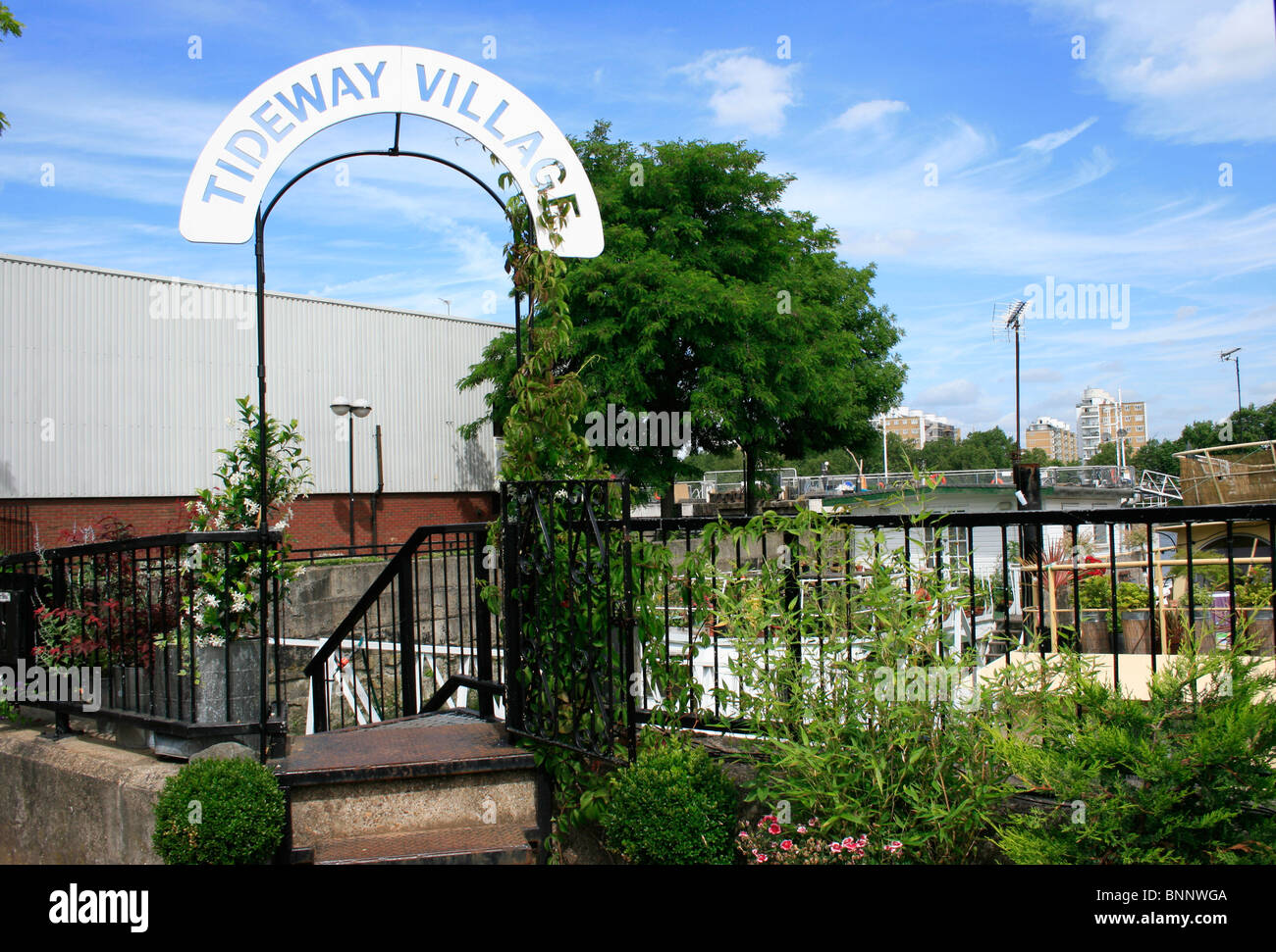 The Tideway floating village between Vauxhall and Battersea, London ...