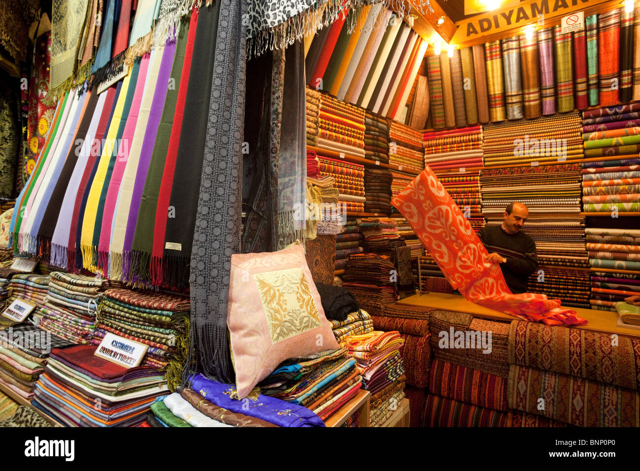 Turkey Istanbul Sultanahmet Grand Bazaar Bazaar Bazaars Market Markets ...