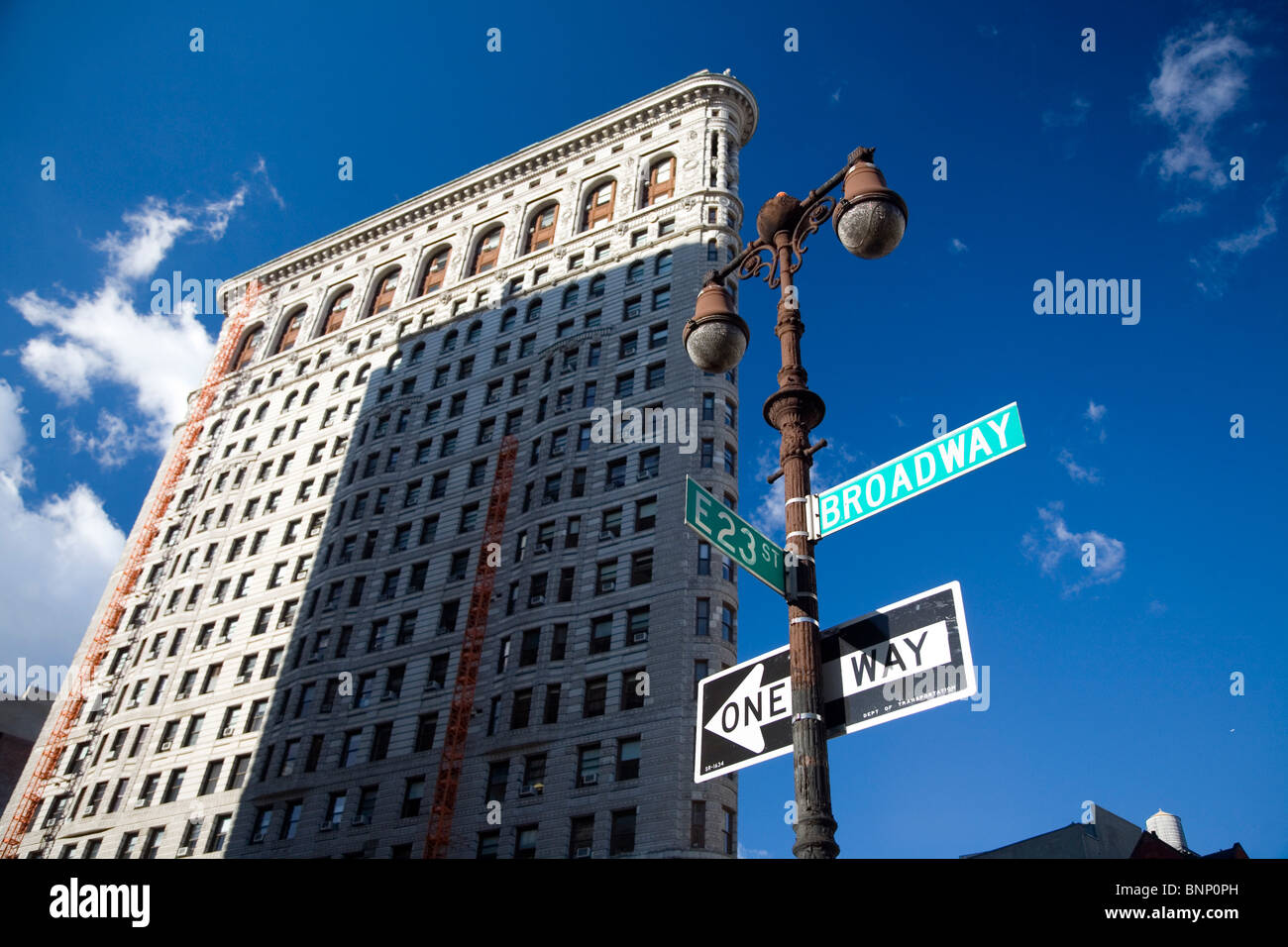 Commercial one story building hi-res stock photography and images - Alamy