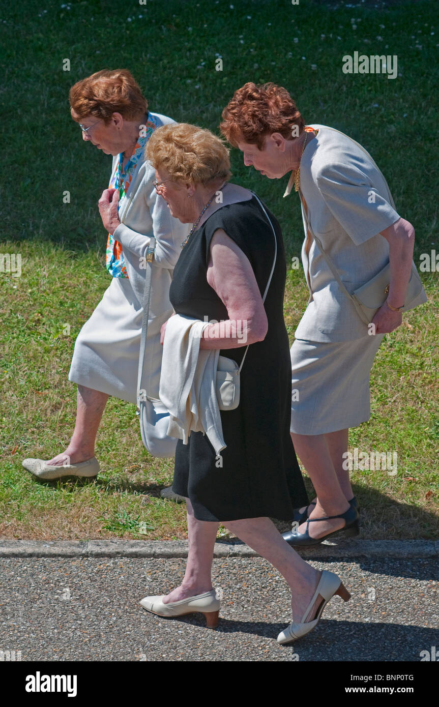 Hunched back hi-res stock photography and images - Alamy