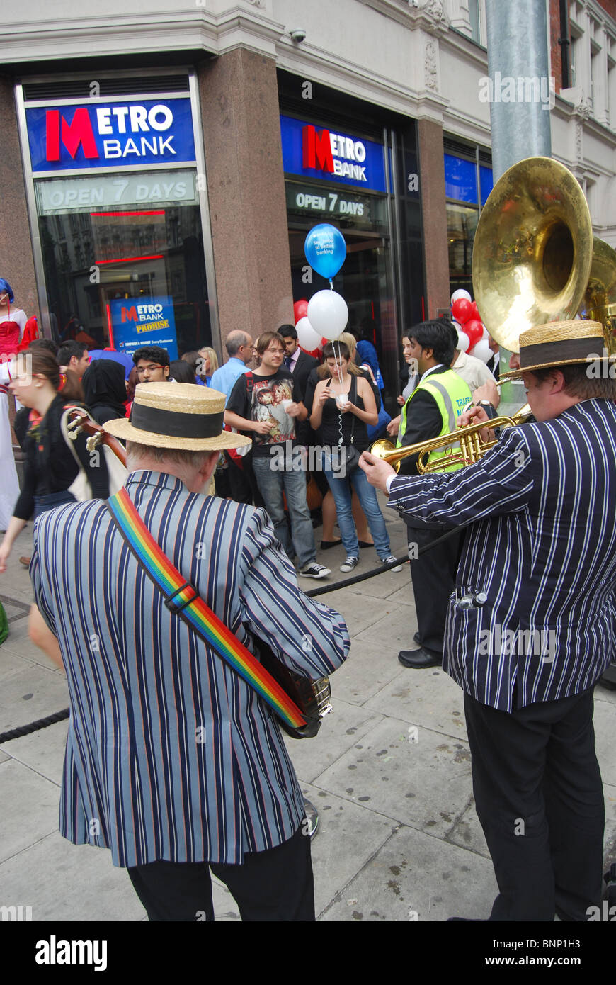 Metro Bank London Opening celebrations Stock Photo - Alamy