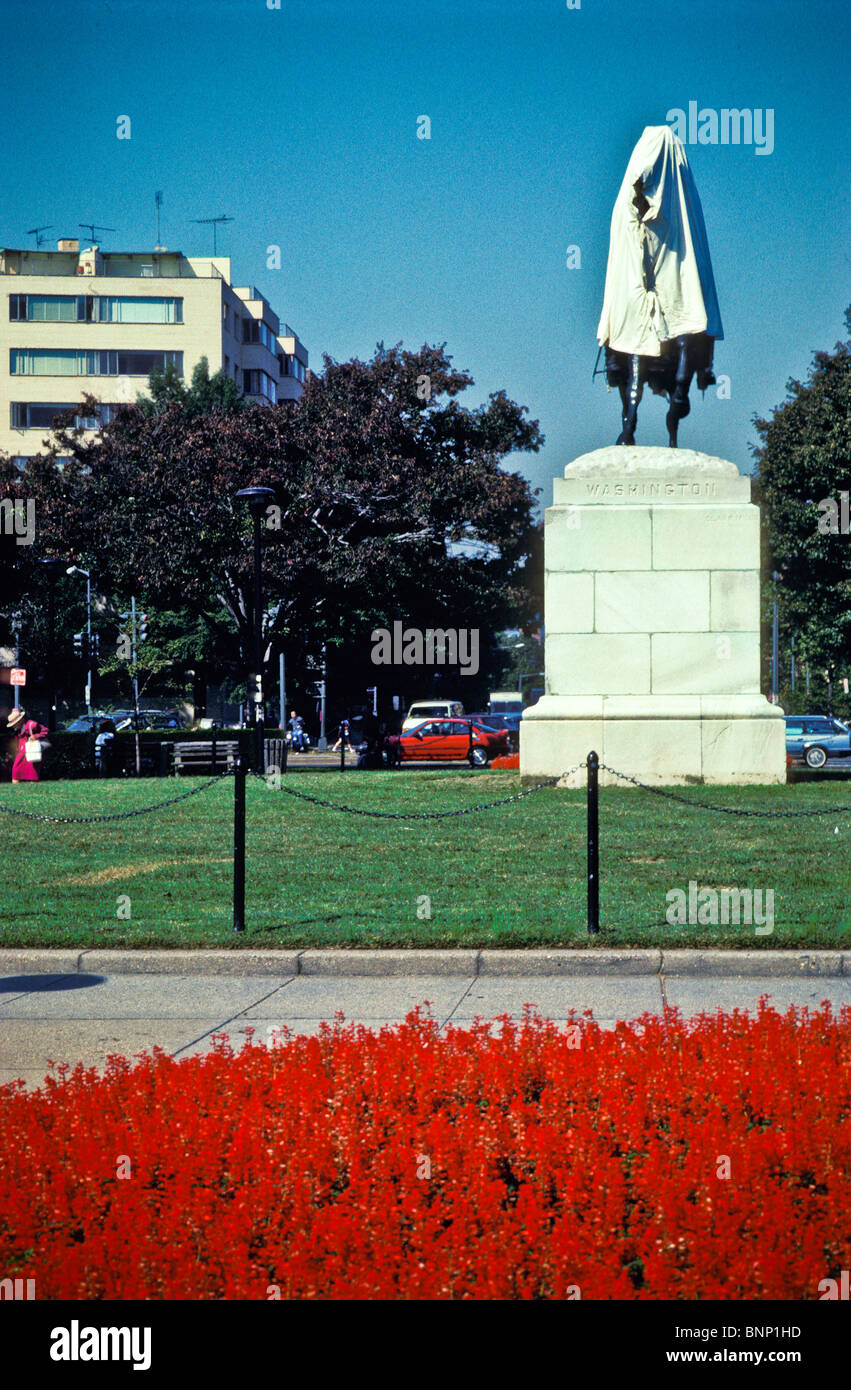 Covered statue in Washington DC Stock Photo - Alamy