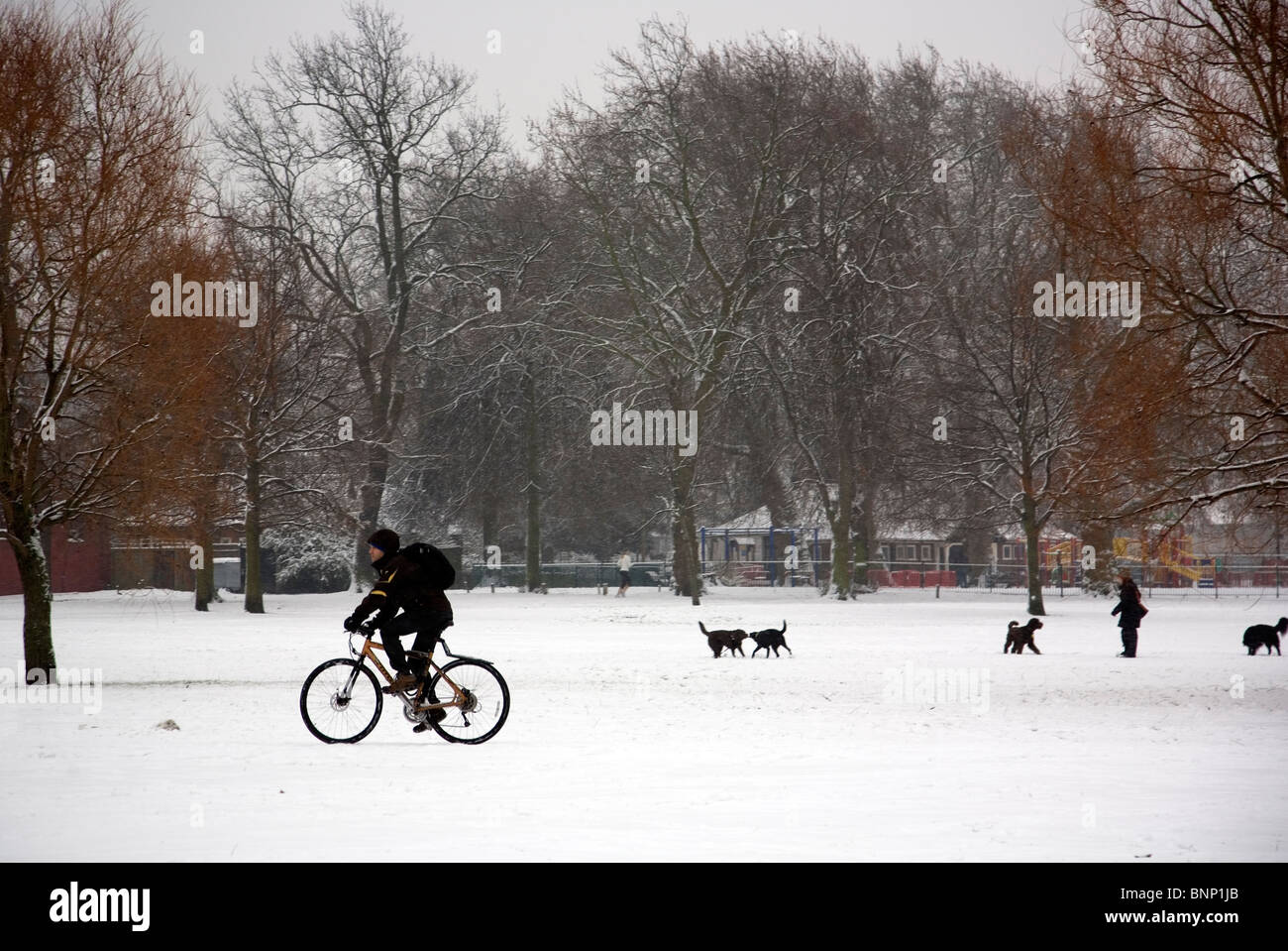 Clapham Common in the snow Stock Photo - Alamy