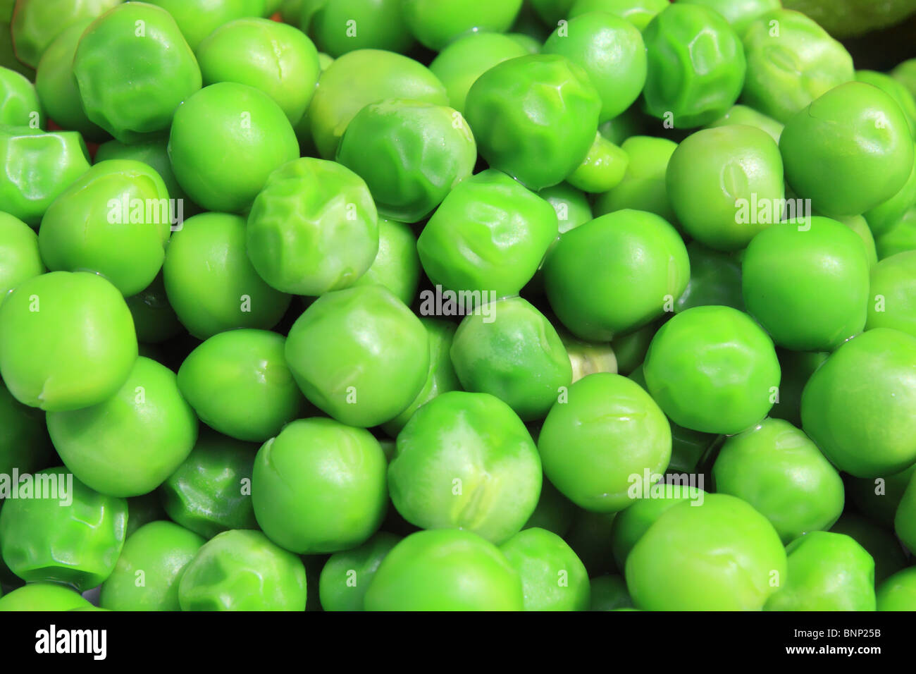 cooked garden peas Stock Photo - Alamy