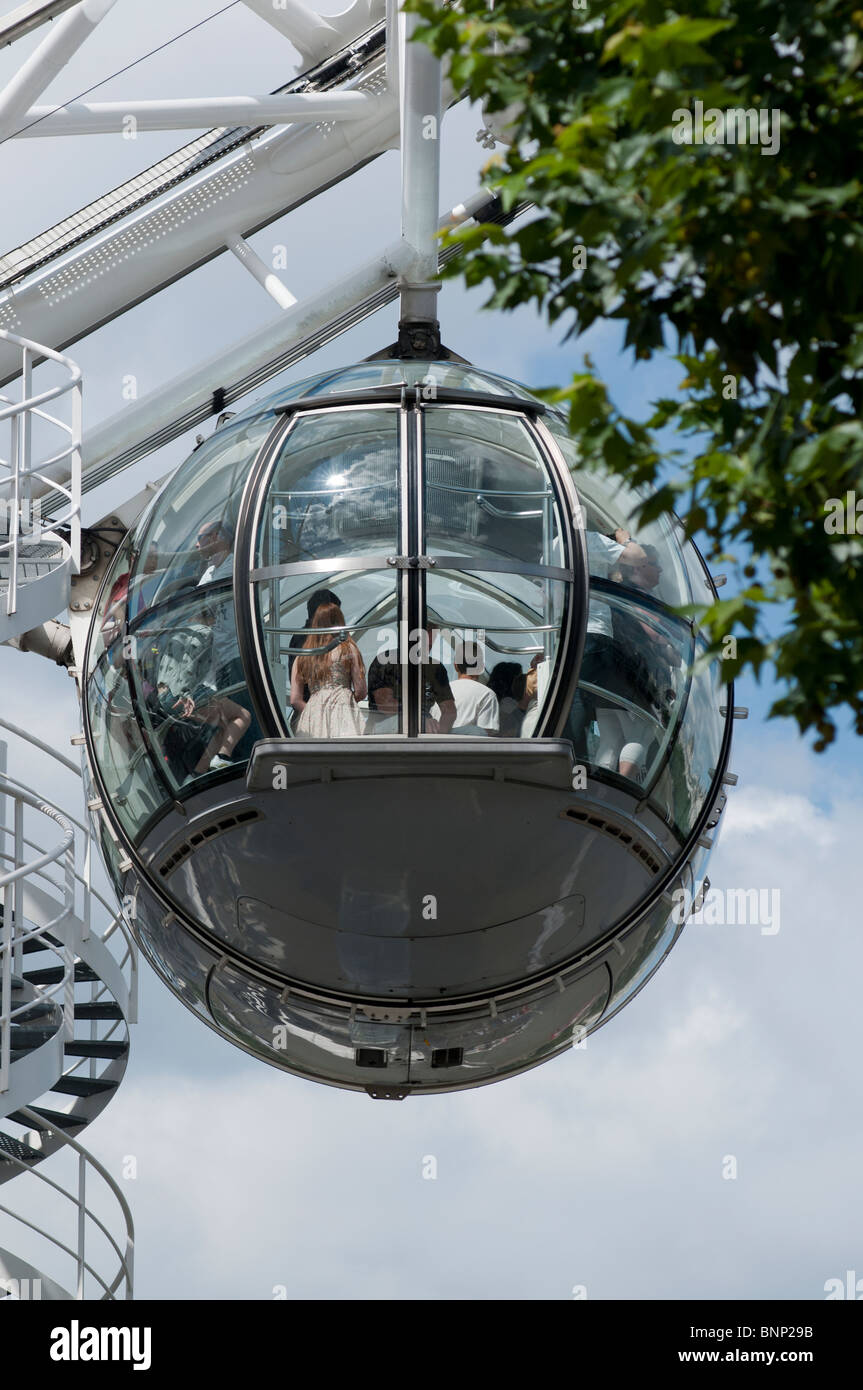 London eye pod hi-res stock photography and images - Alamy