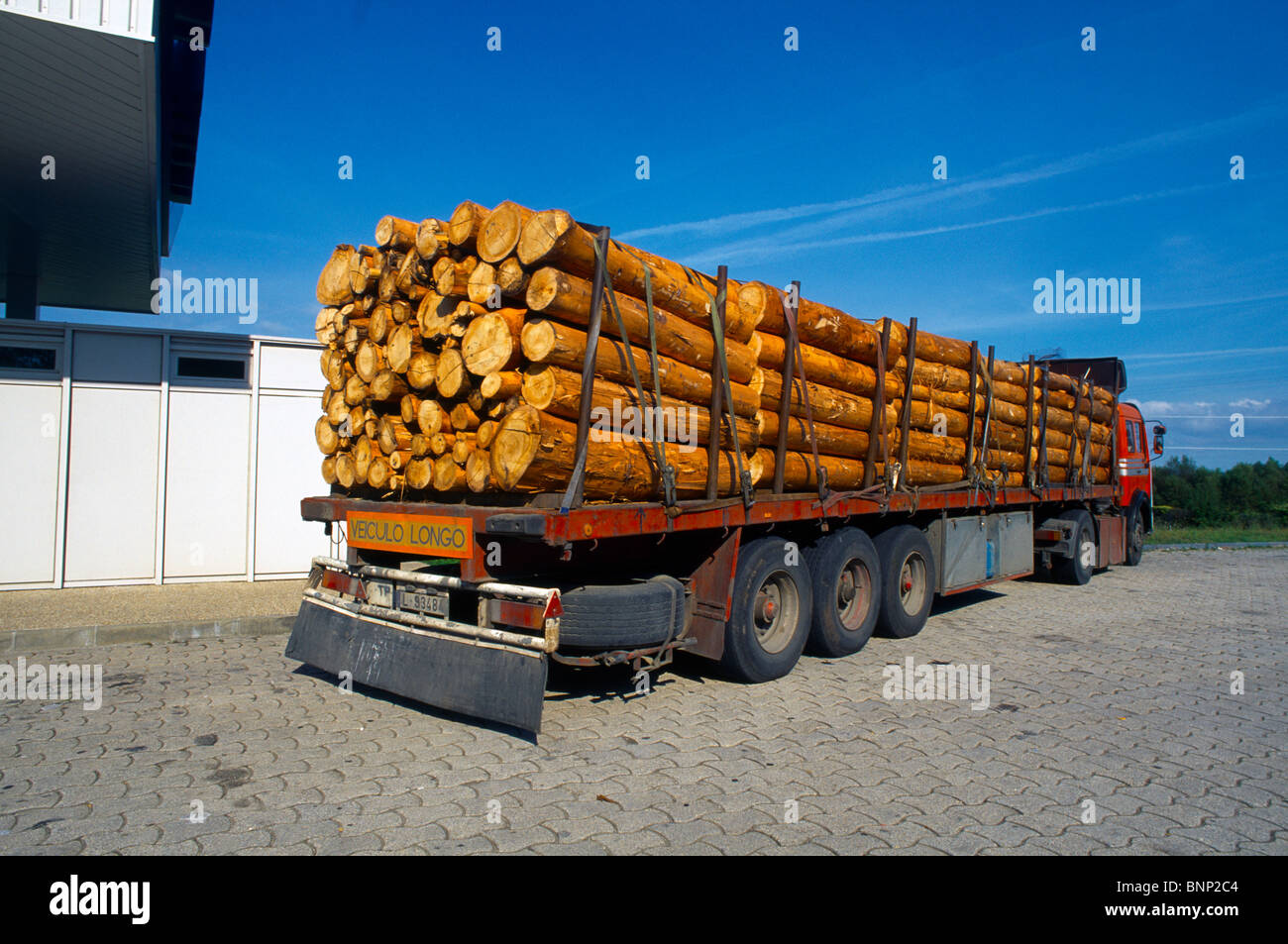 Lorry carrying hi-res stock photography and images - Alamy